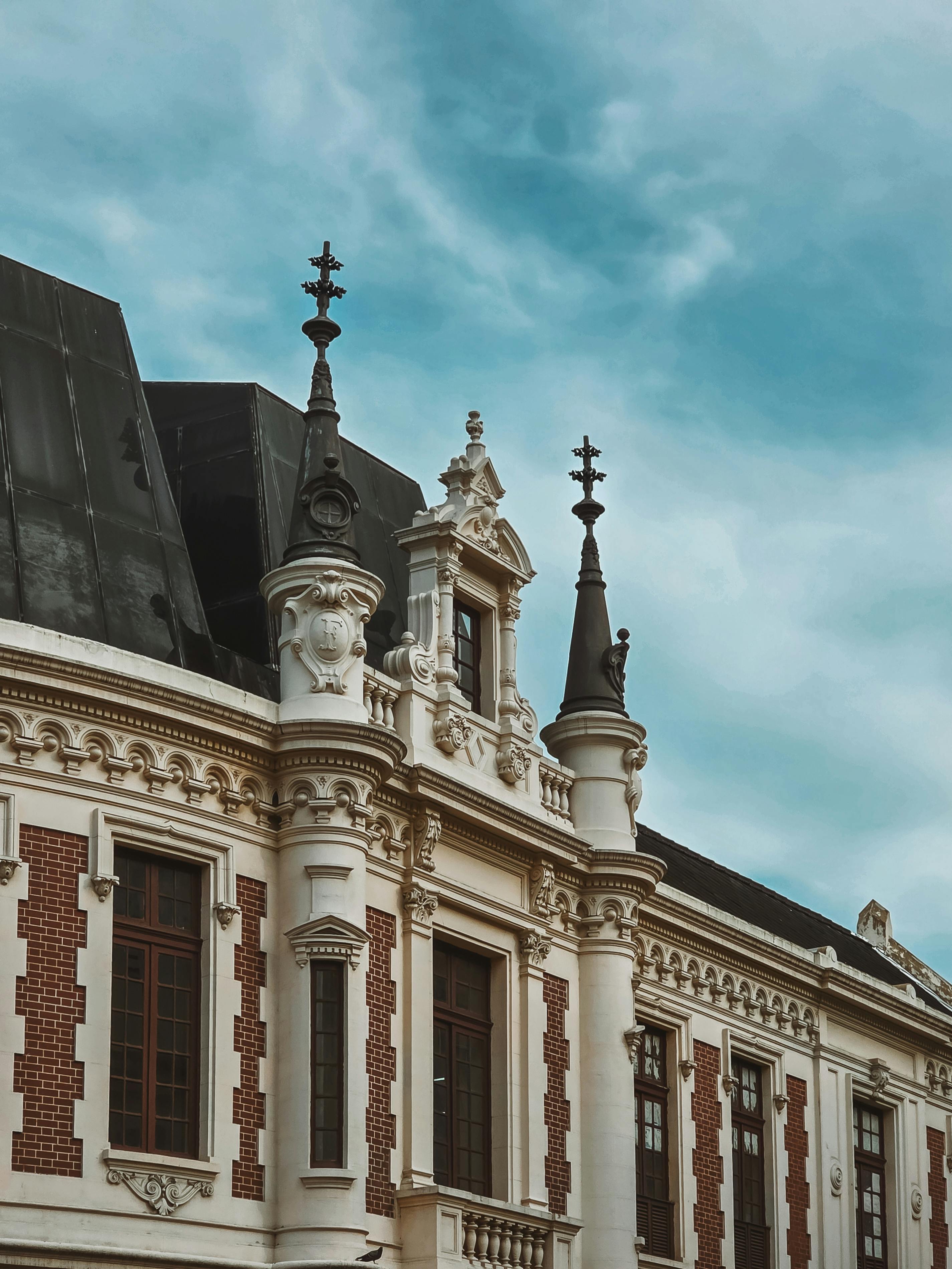 Historic European Architecture: Ornate Building Facade · Free Stock Photo