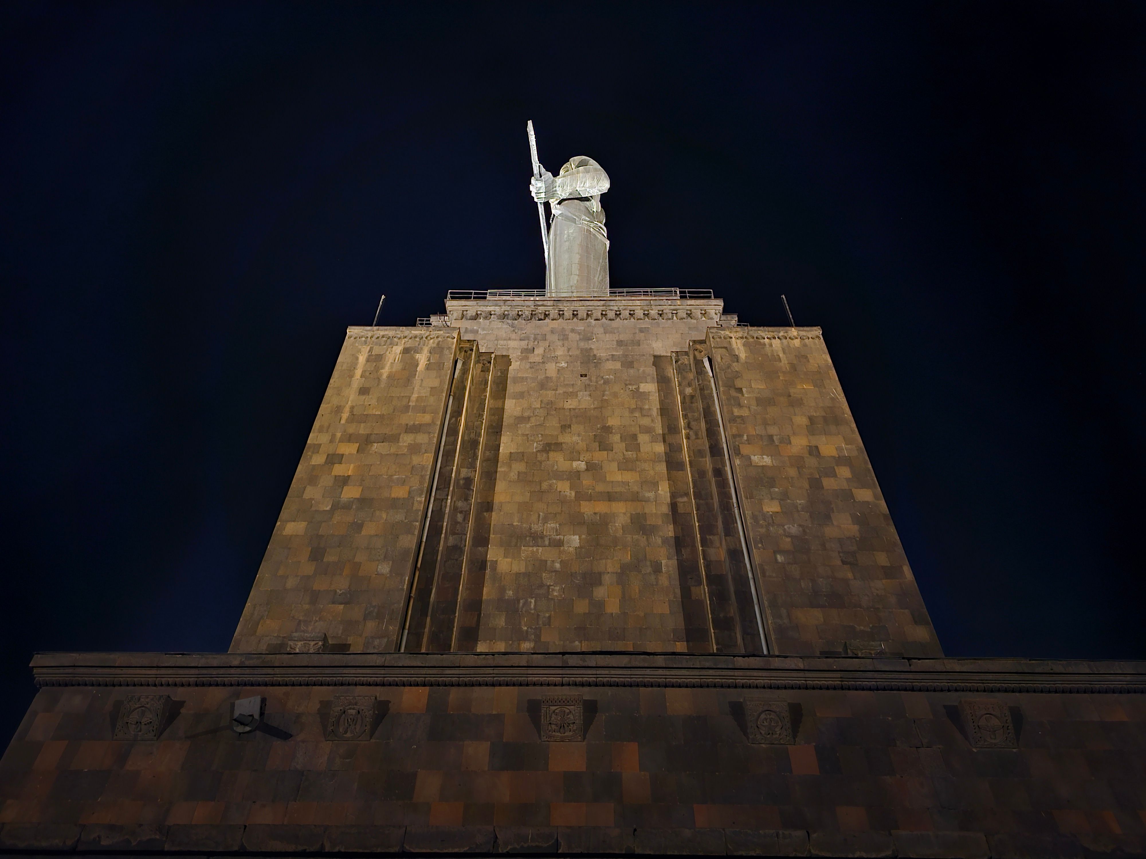 Night View of Soviet Monument Statue · Free Stock Photo
