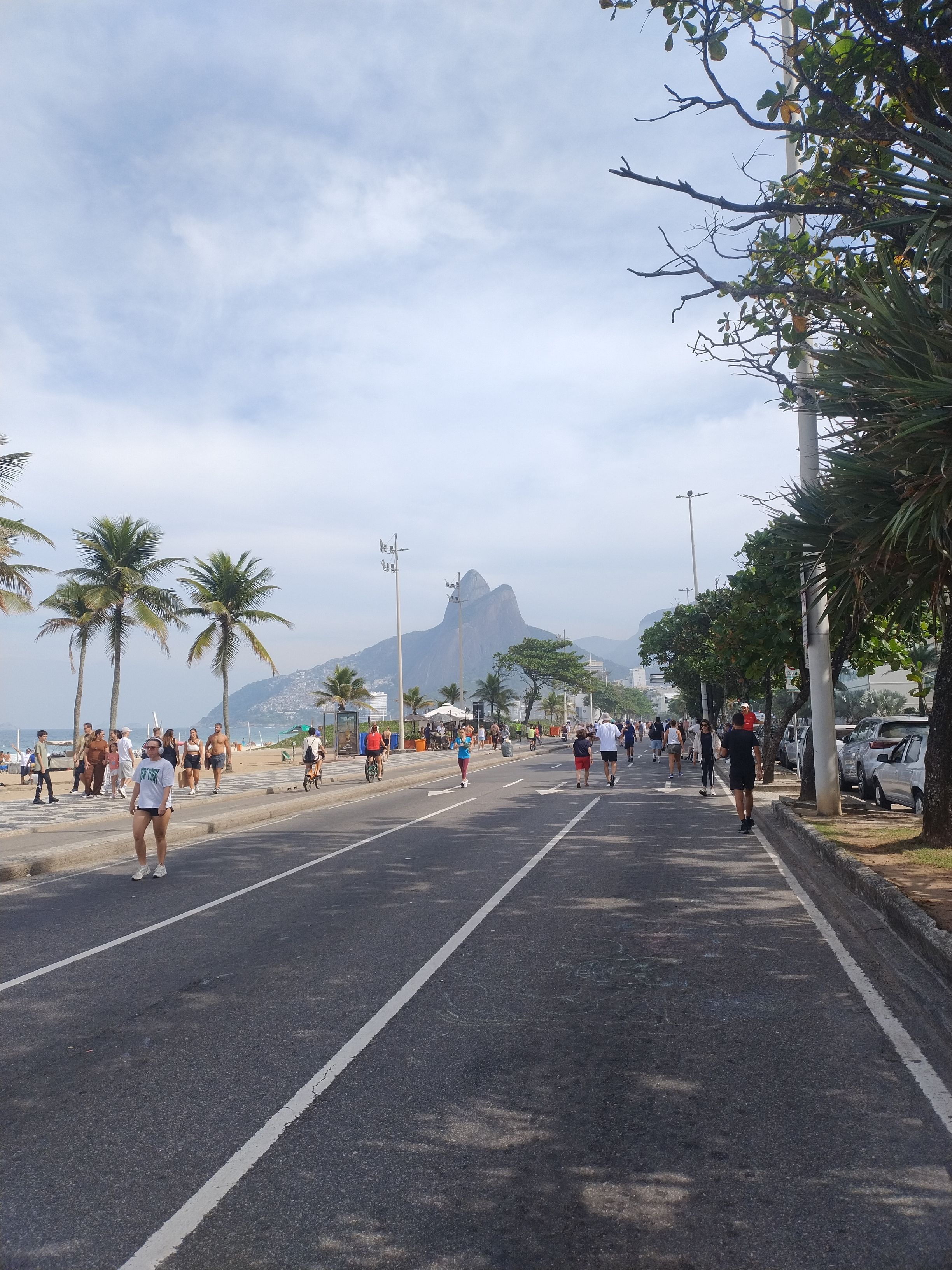 Scenic Beach Road in Ipanema, Rio de Janeiro · Free Stock Photo