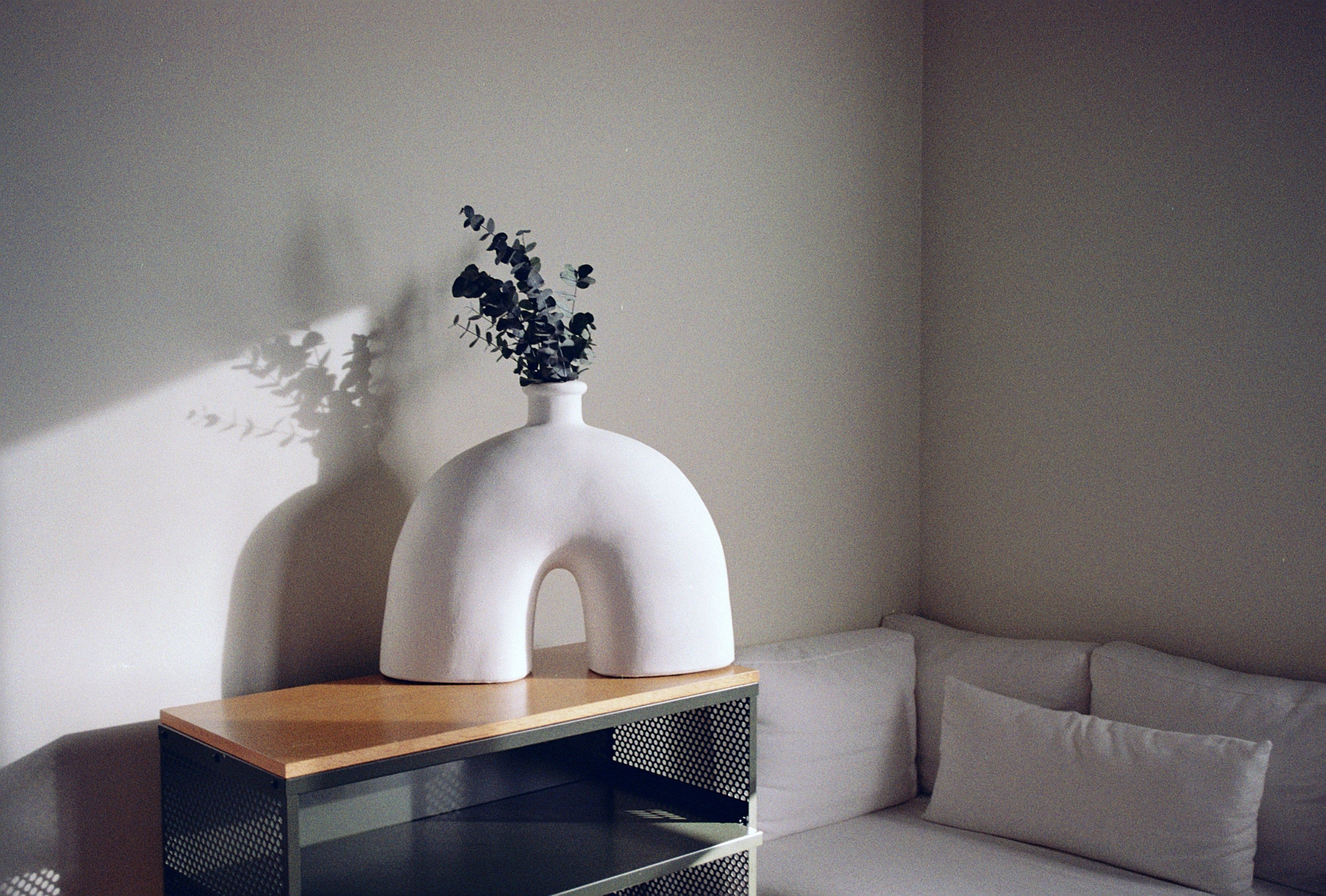 Minimalist Interior with a Unique Ceramic Vase · Free Stock Photo