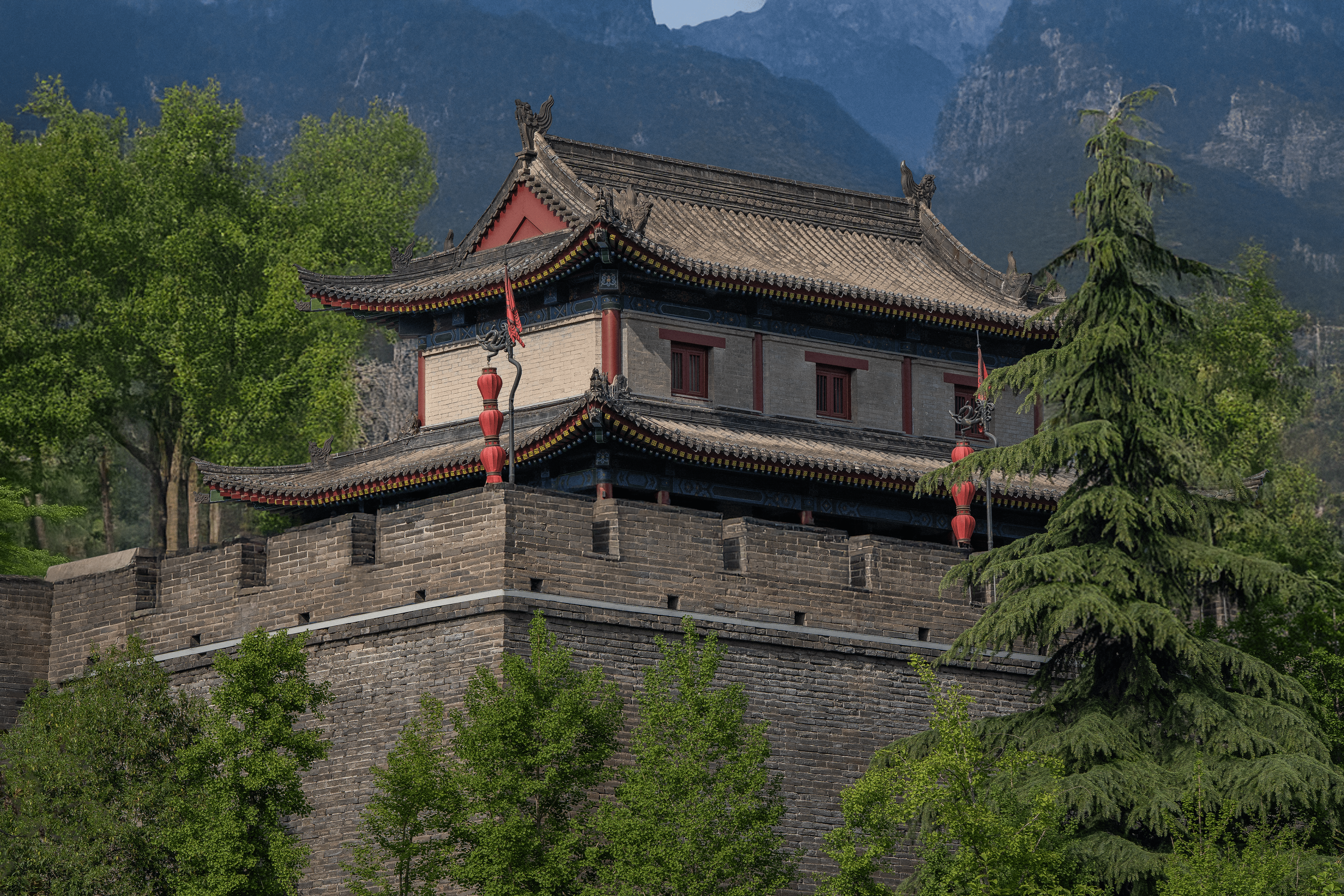 Traditional Chinese Fortress in Mountainous Landscape · Free Stock Photo