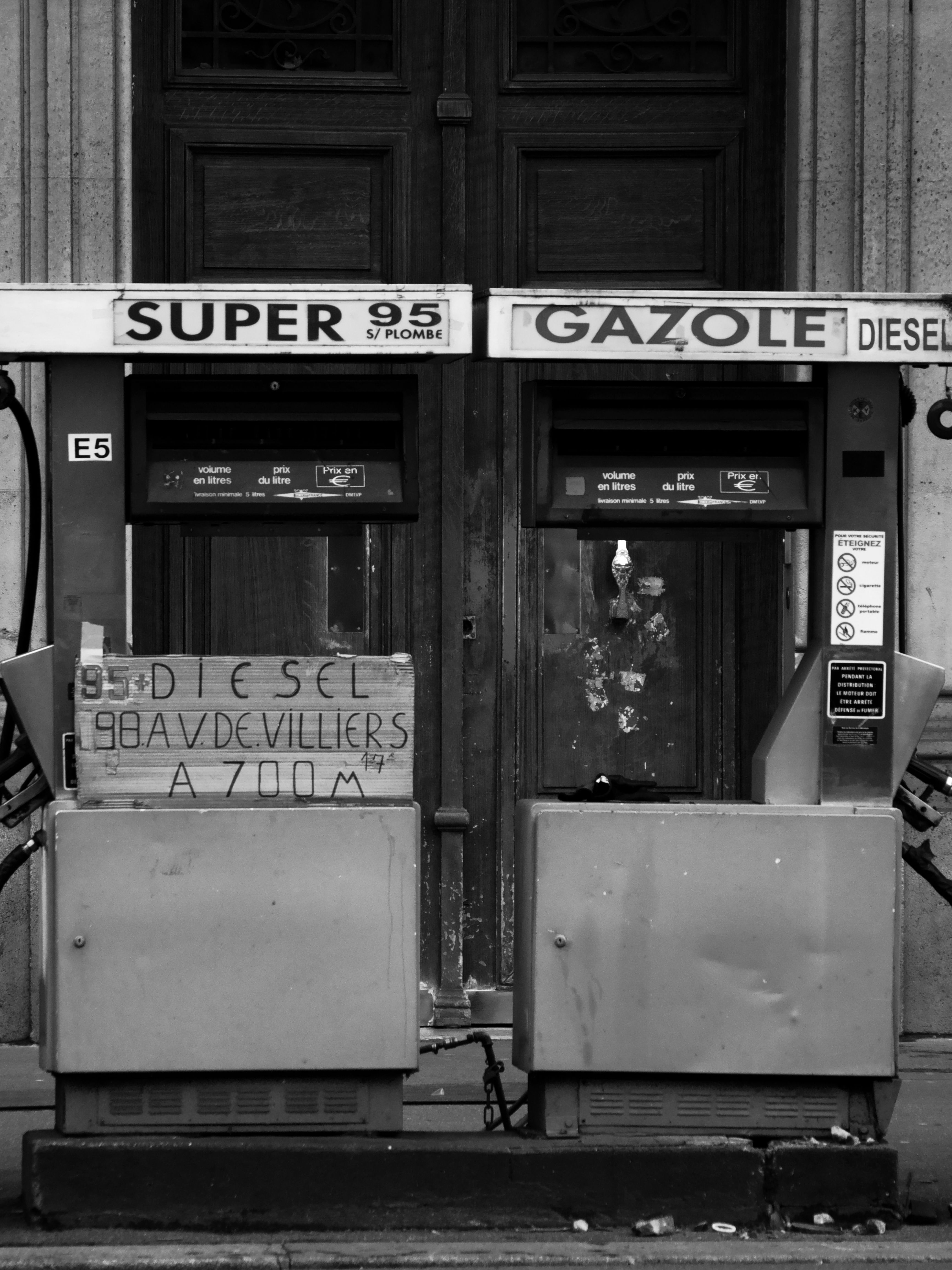 Vintage Gas Pumps in Paris, France Street Scene · Free Stock Photo