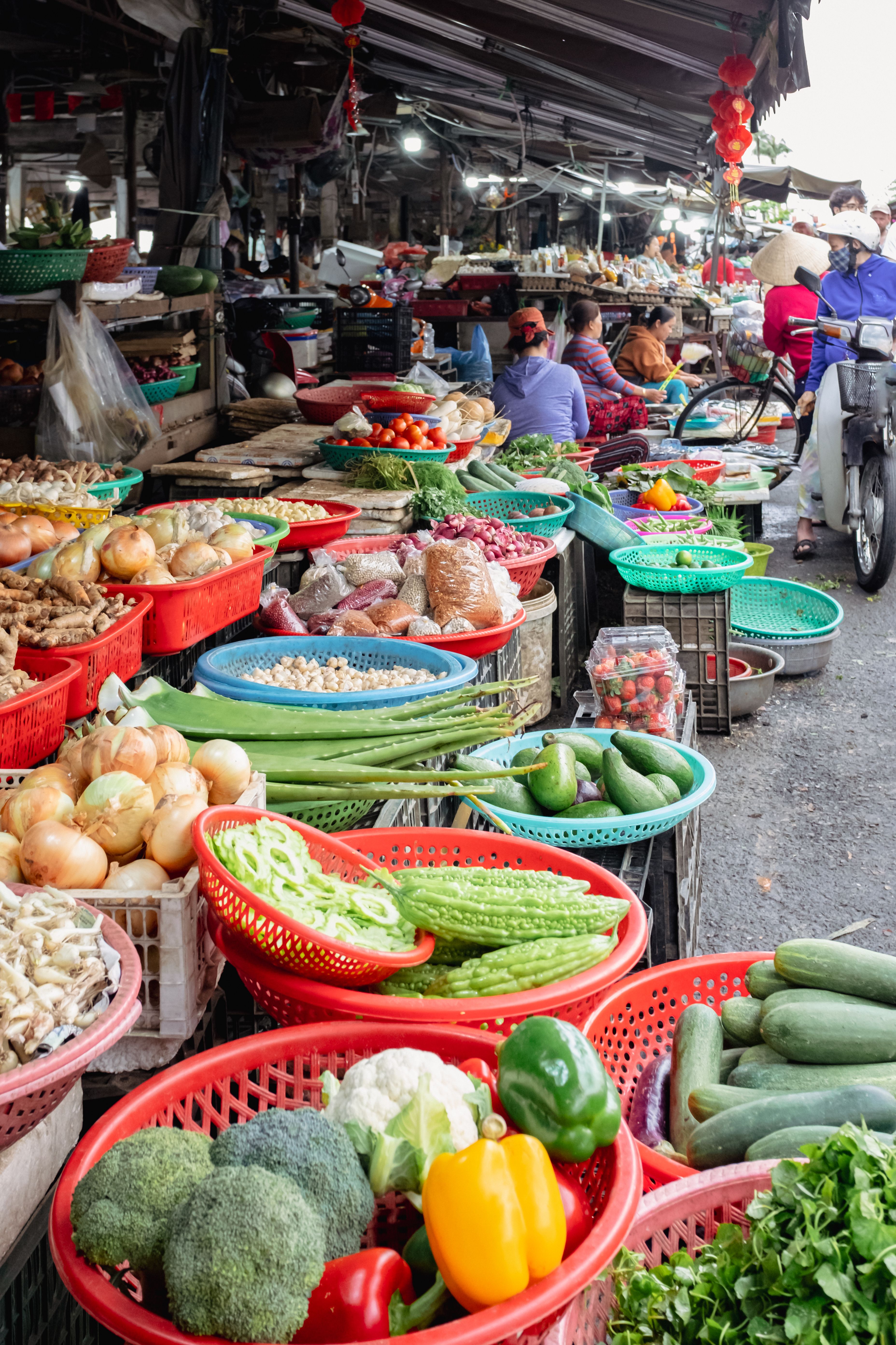 Vibrant Asian Market with Fresh Produce · Free Stock Photo