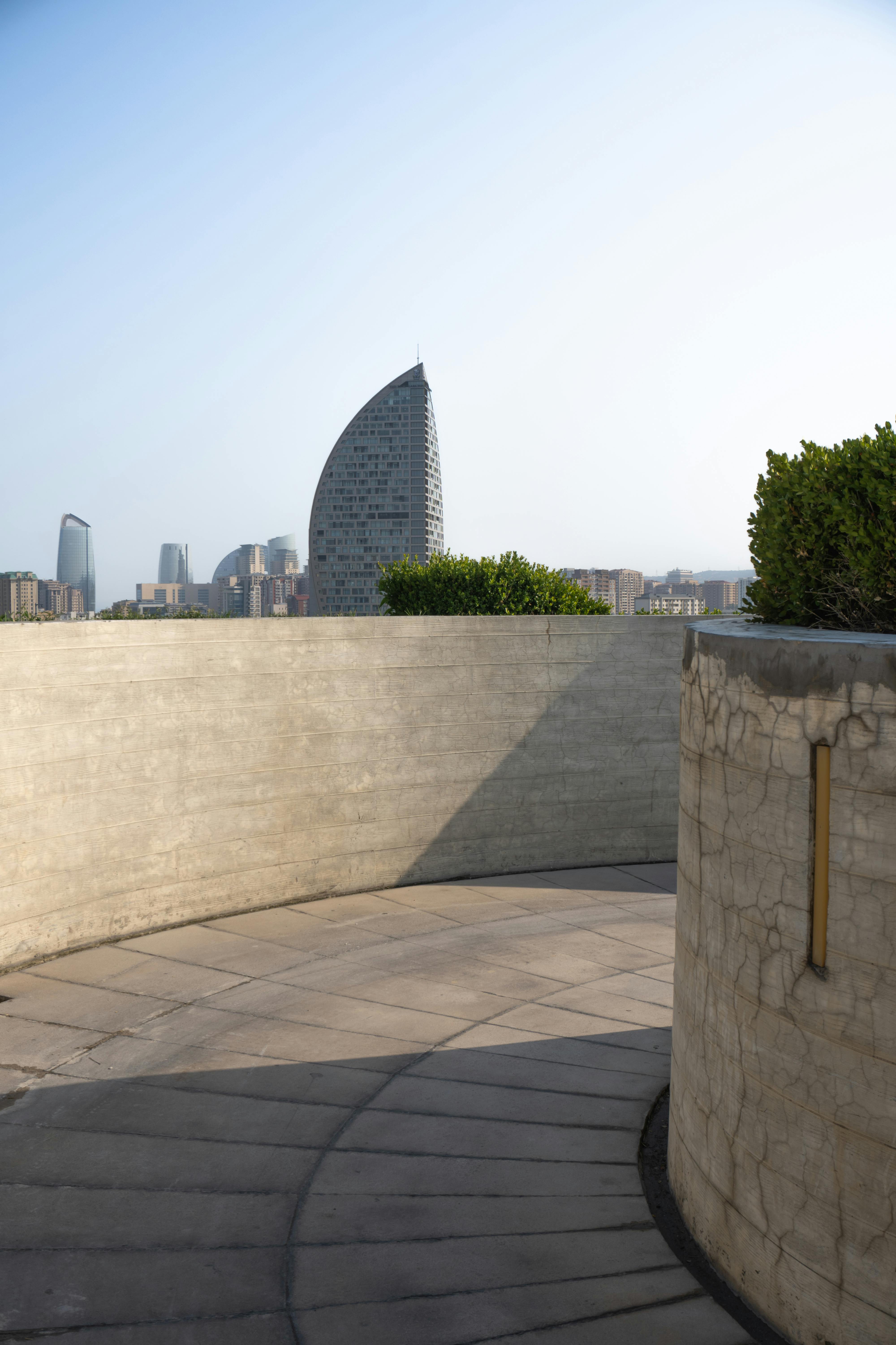 Round Skyscraper Photos, Download The BEST Free Round Skyscraper Stock ...