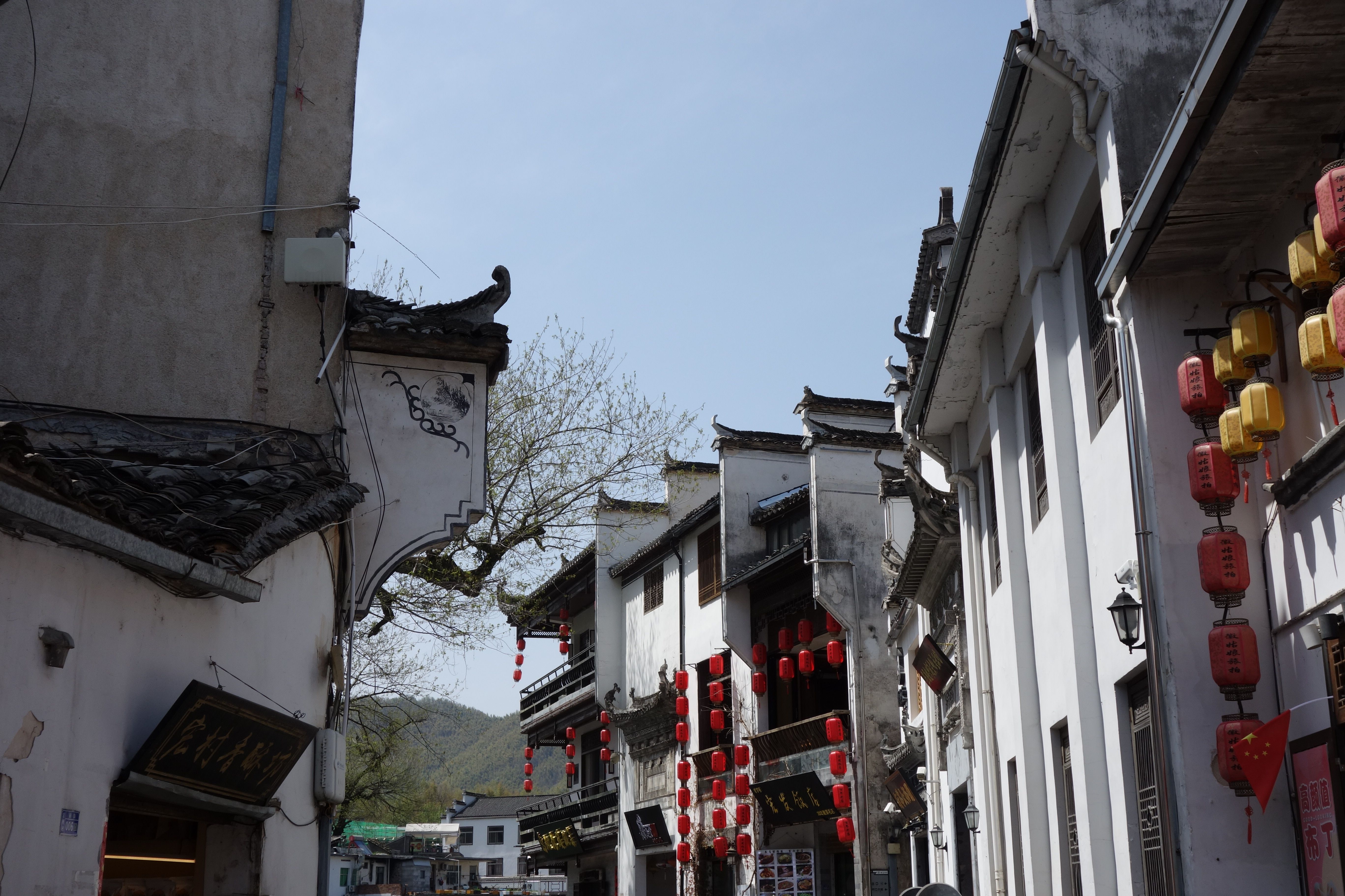 Traditional Chinese Street with Red Lanterns · Free Stock Photo