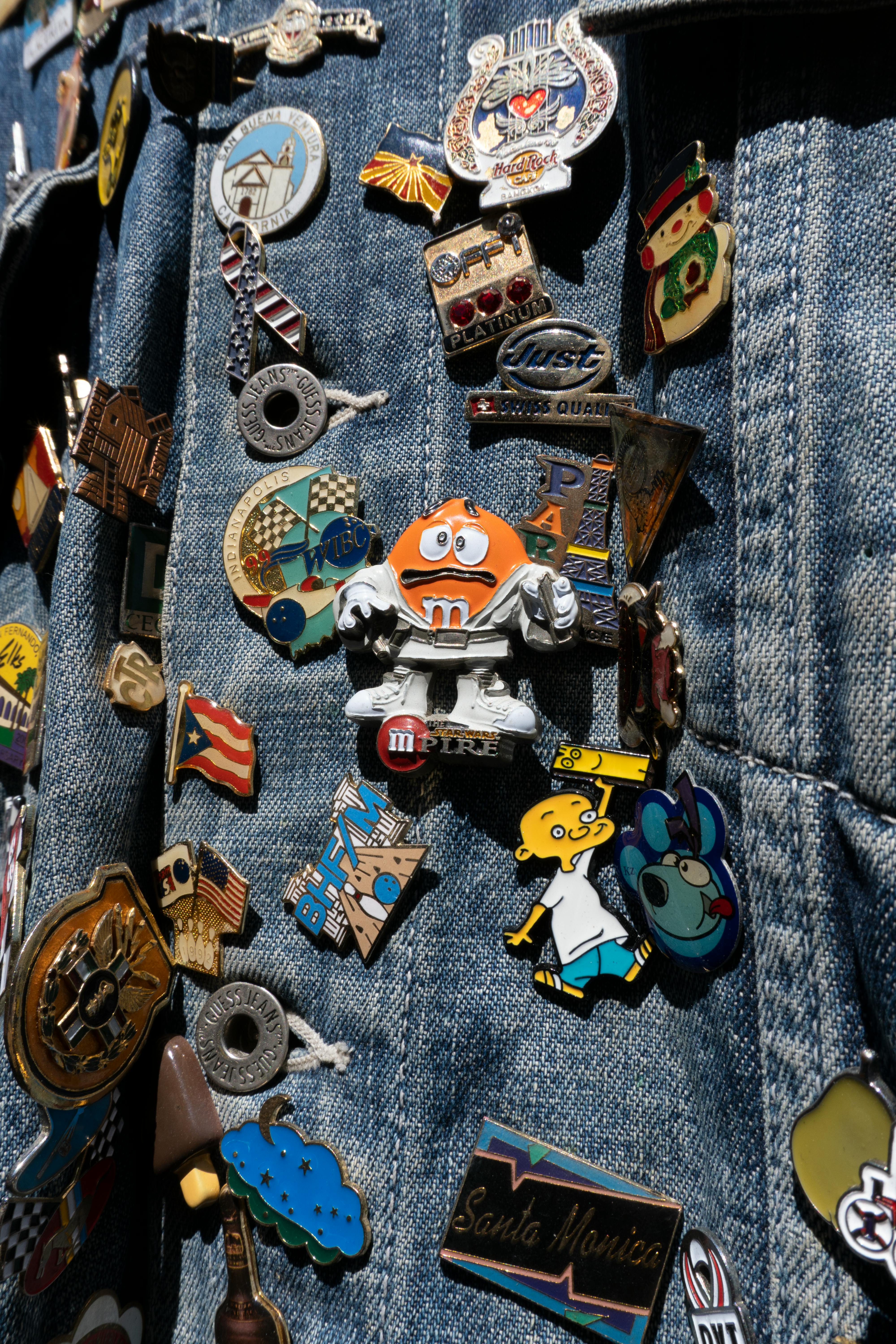 Pins And Badges Photos, Download The BEST Free Pins And Badges Stock ...