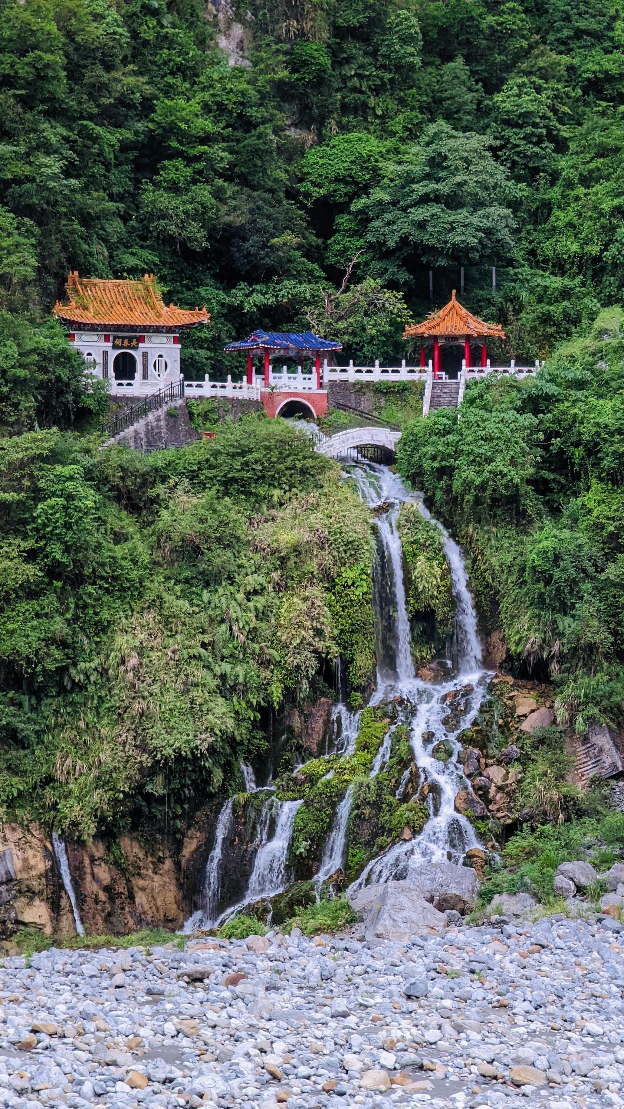 Scenic View of Eternal Spring Shrine in Taiwan · Free Stock Photo