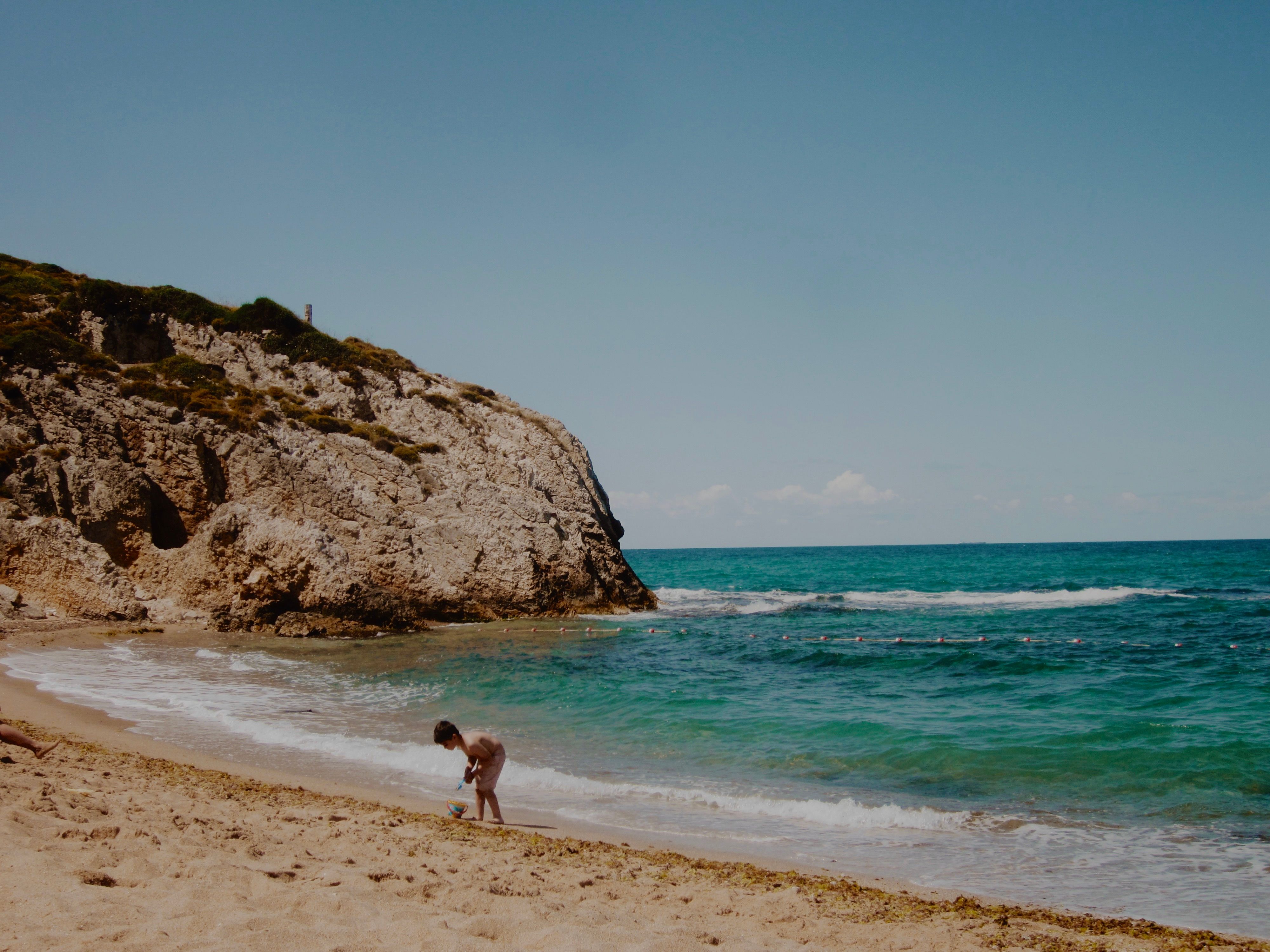 Kids Playing On A Beach Photos, Download The BEST Free Kids Playing On ...