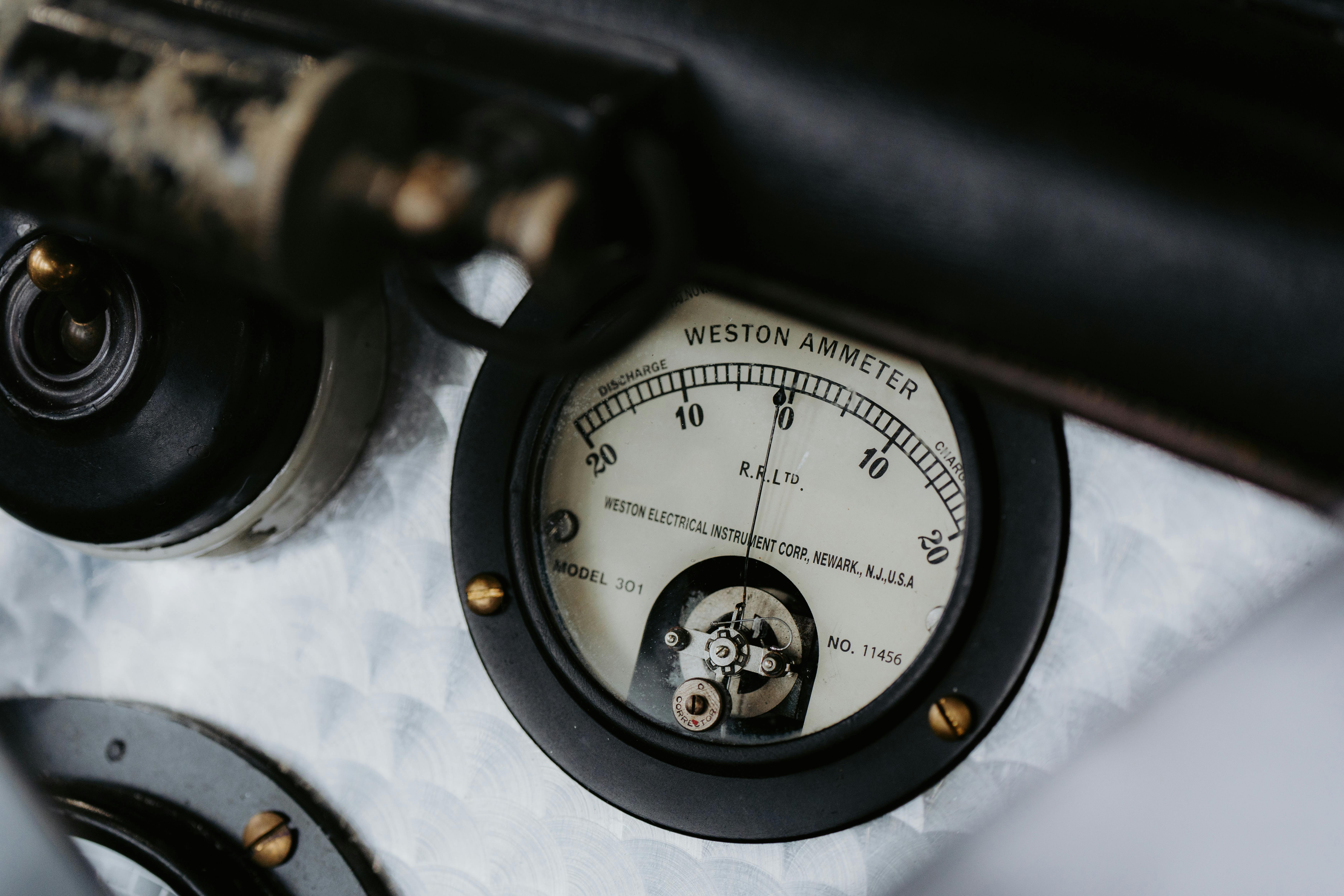 Close-up of Vintage Weston Ammeter Gauge in Machinery · Free Stock Photo