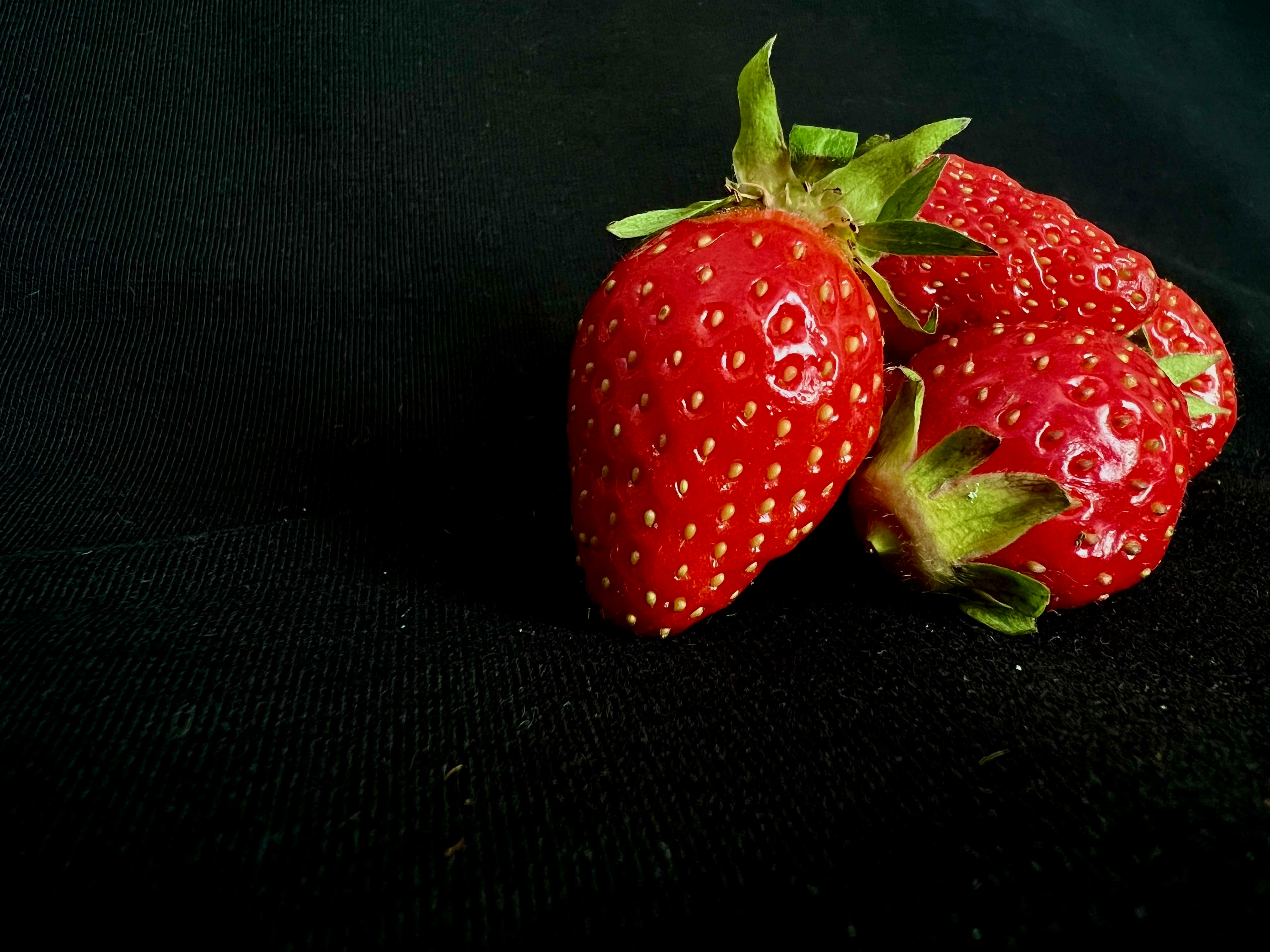 Rote Erdbeeren In Nahaufnahme · Kostenloses Stock-Foto
