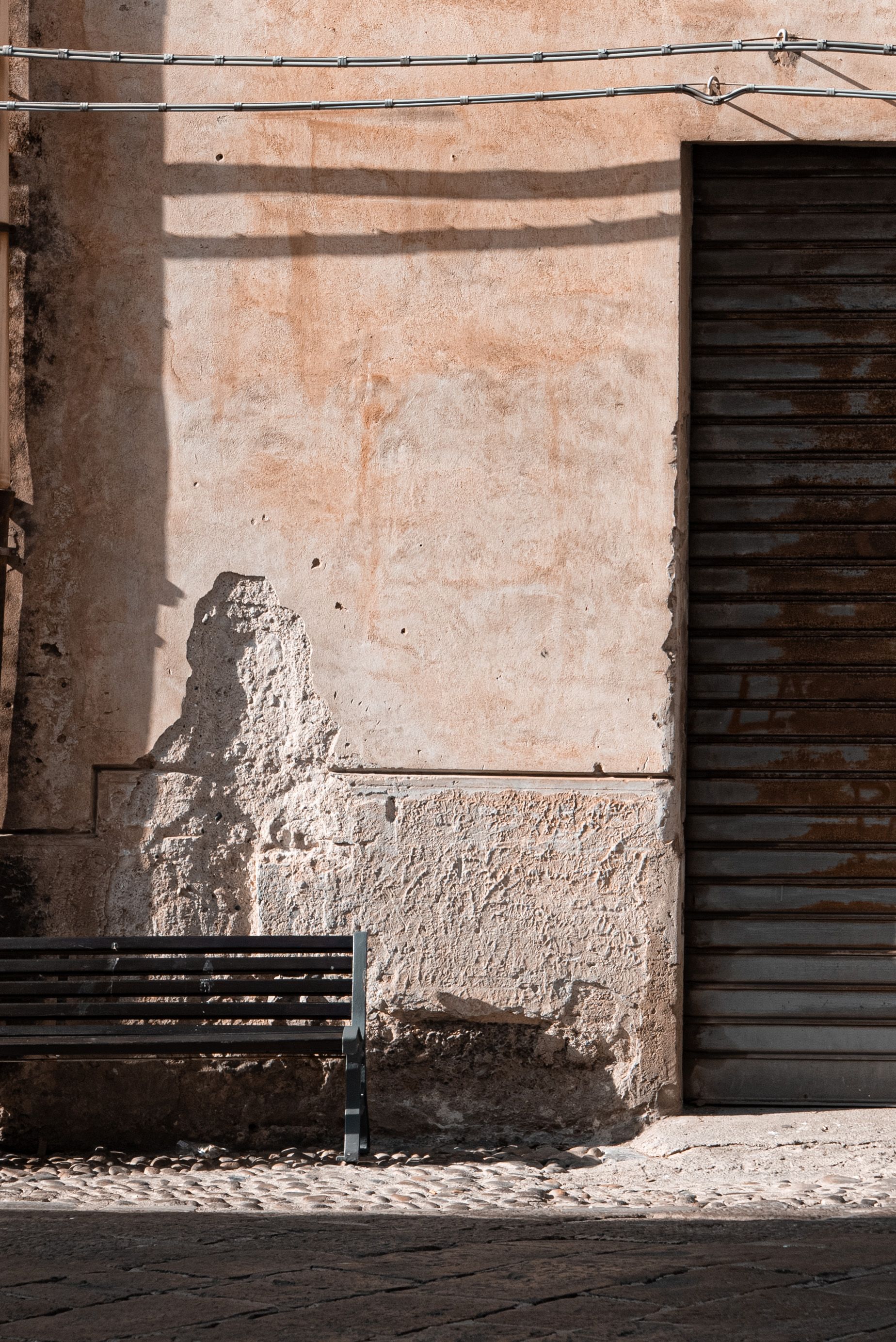 Rustic Street Scene in Sicilian Sunlight · Free Stock Photo