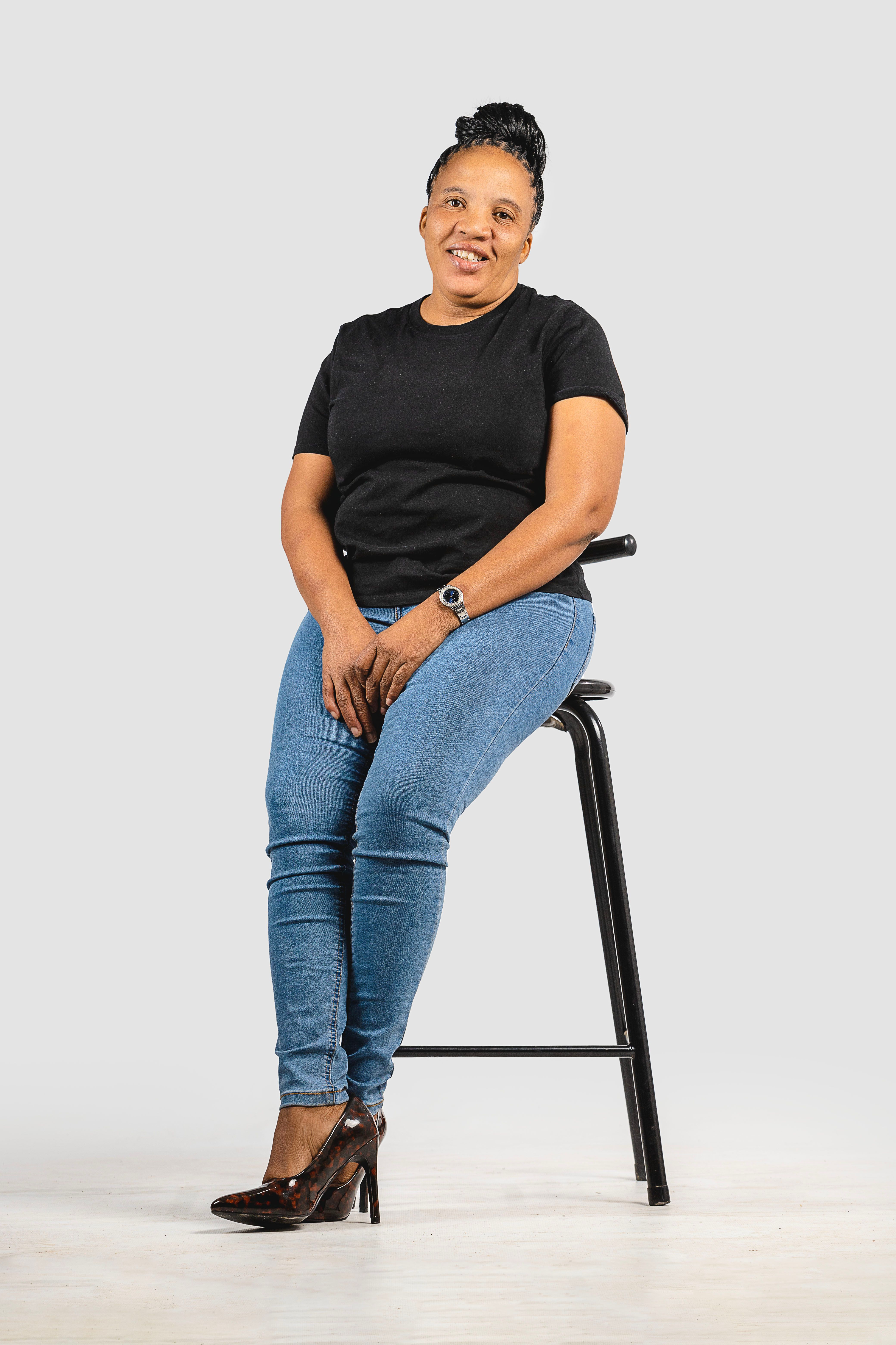 Single Person Full Body Portrait Simple Background Photos, Download The ...