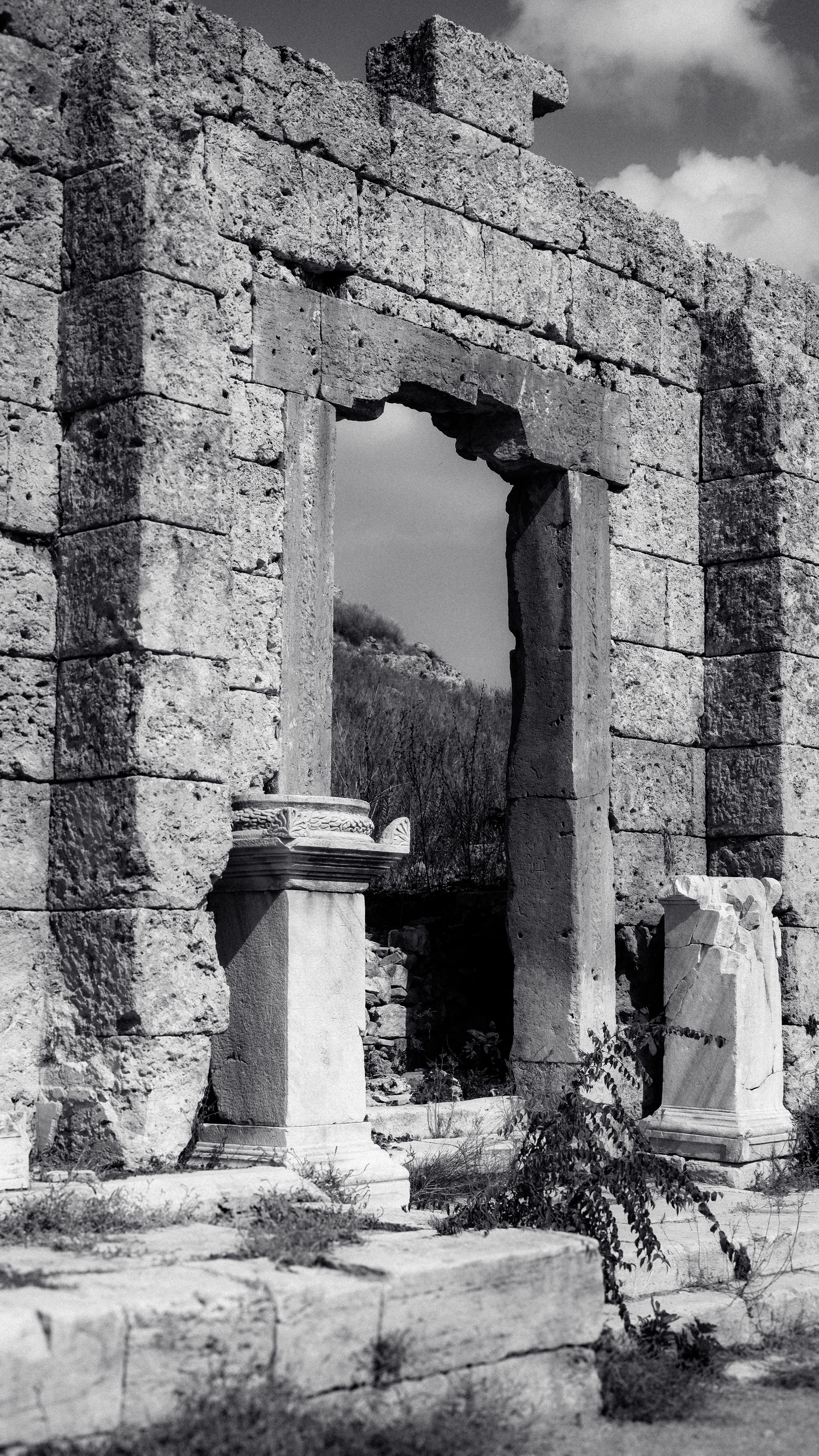 Ancient Stone Ruins with Architectural Details · Free Stock Photo