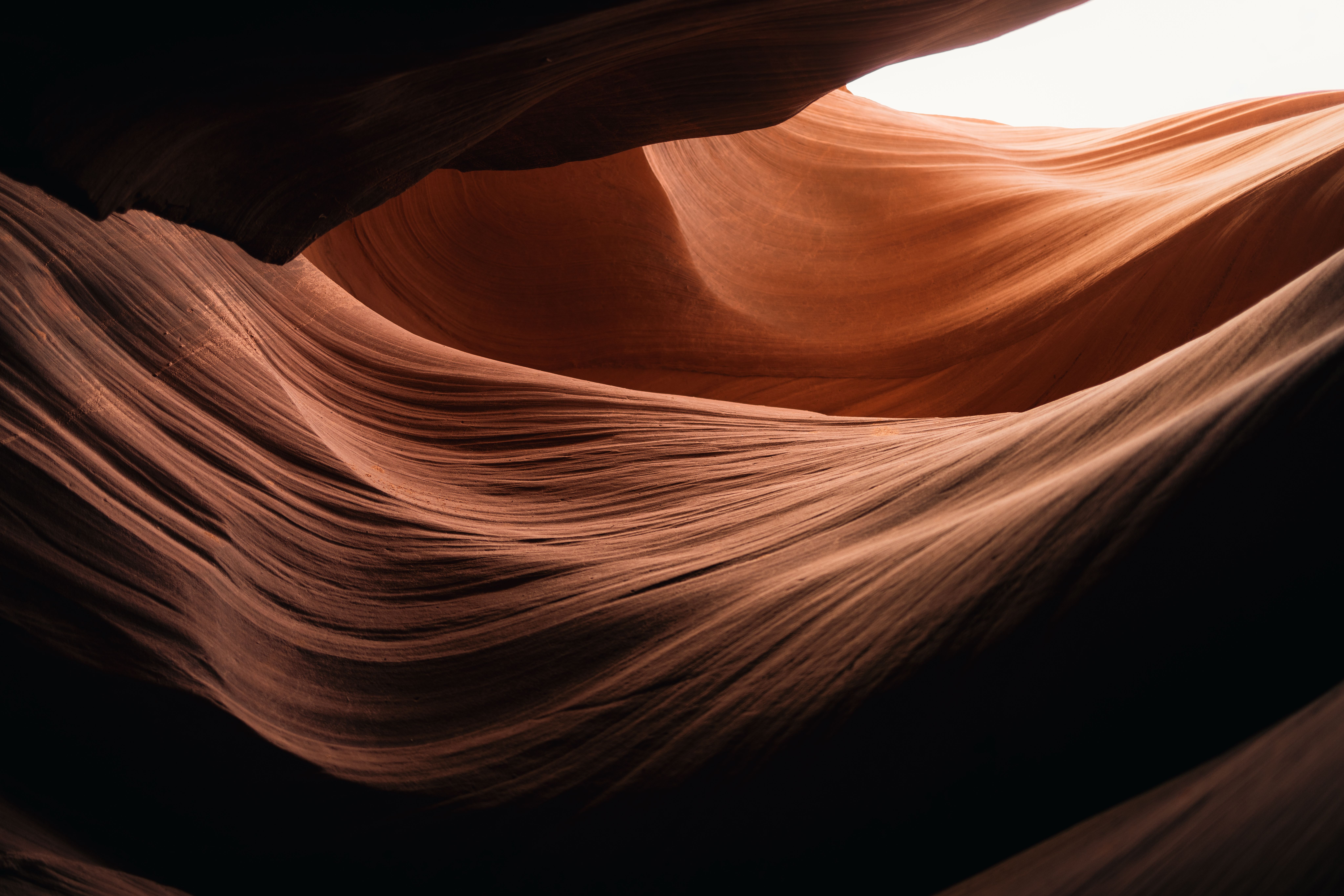 Captivating Curves of Antelope Canyon's Sandstone · Free Stock Photo