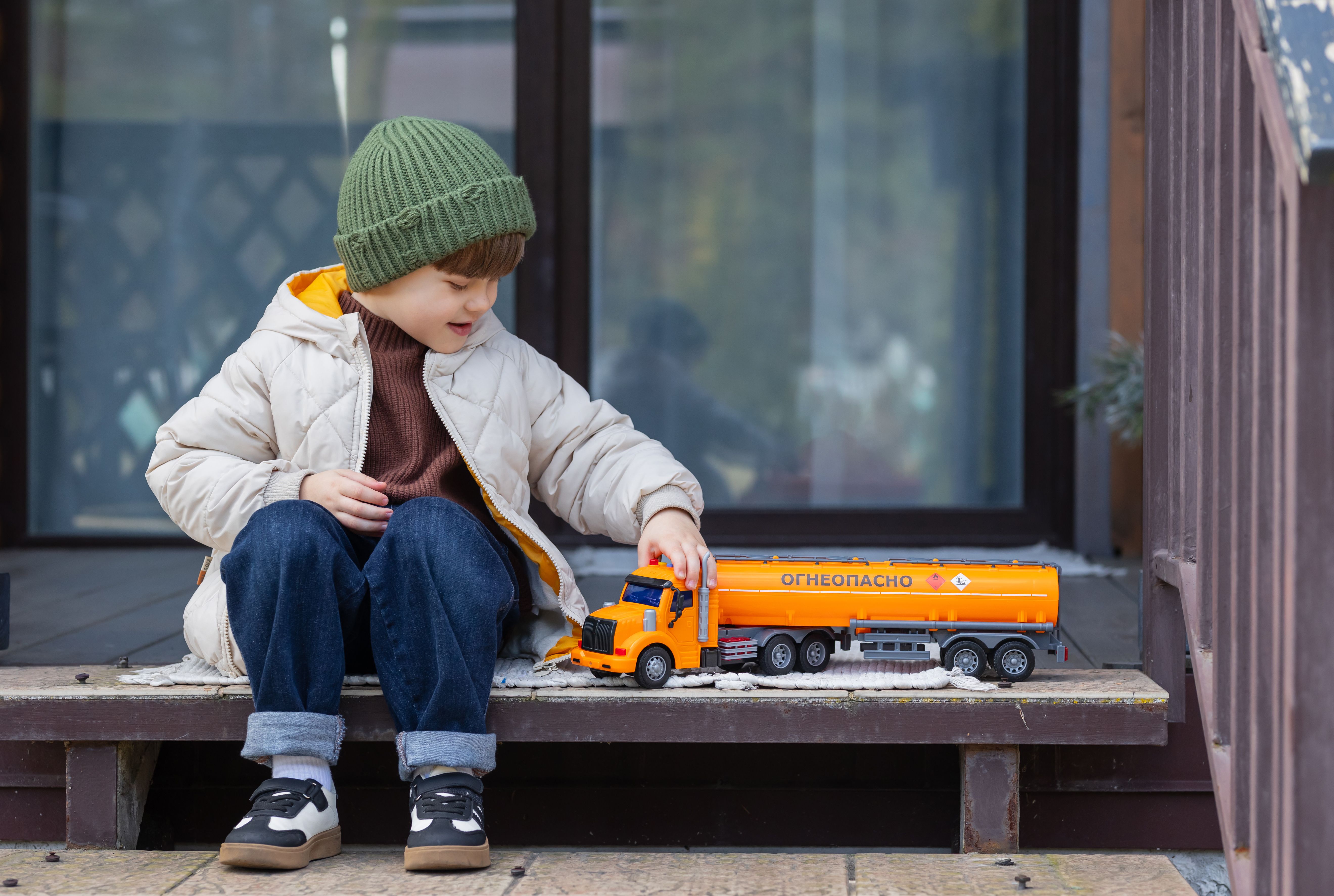 Boy Sitting Photos, Download The BEST Free Boy Sitting Stock Photos ...