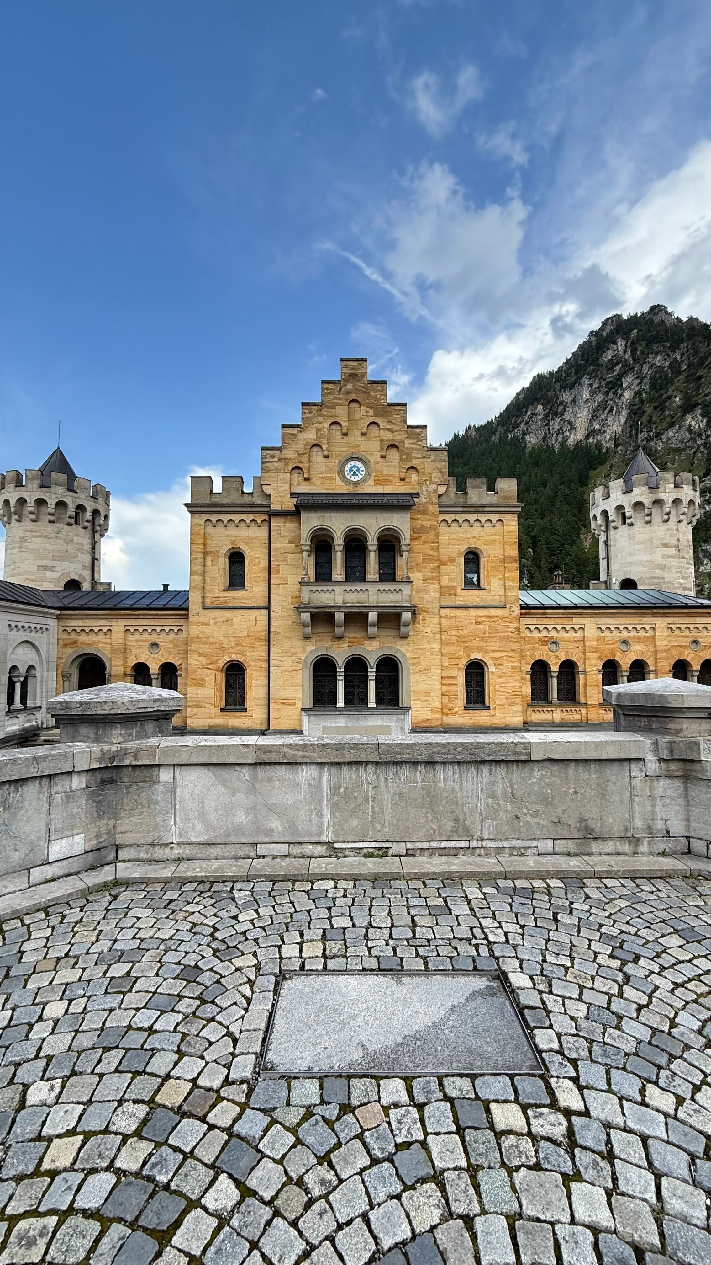 Neuschwanstein Castle Front View in Bavaria · Free Stock Photo