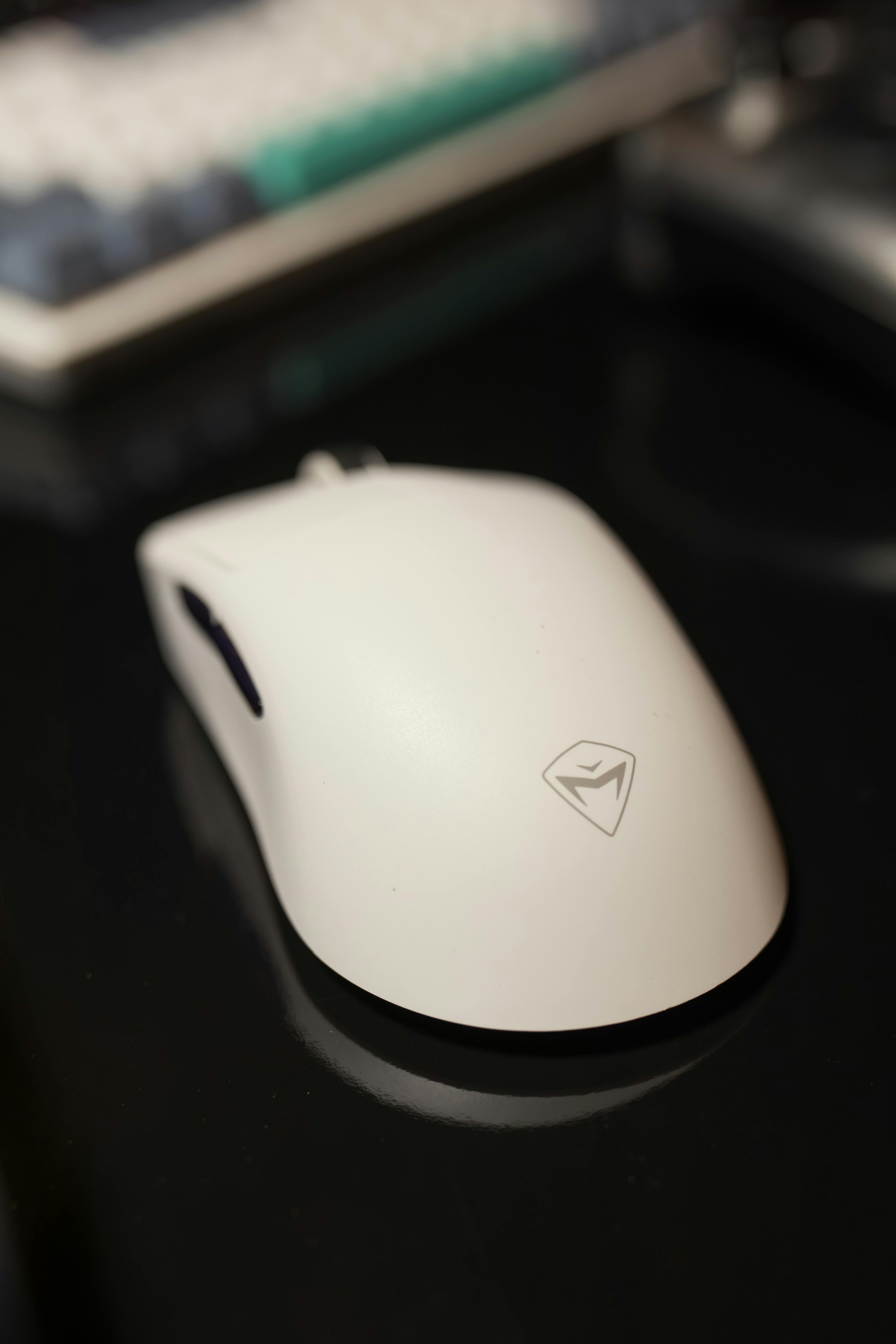 Close-Up Photo of Gaming Mouse · Free Stock Photo