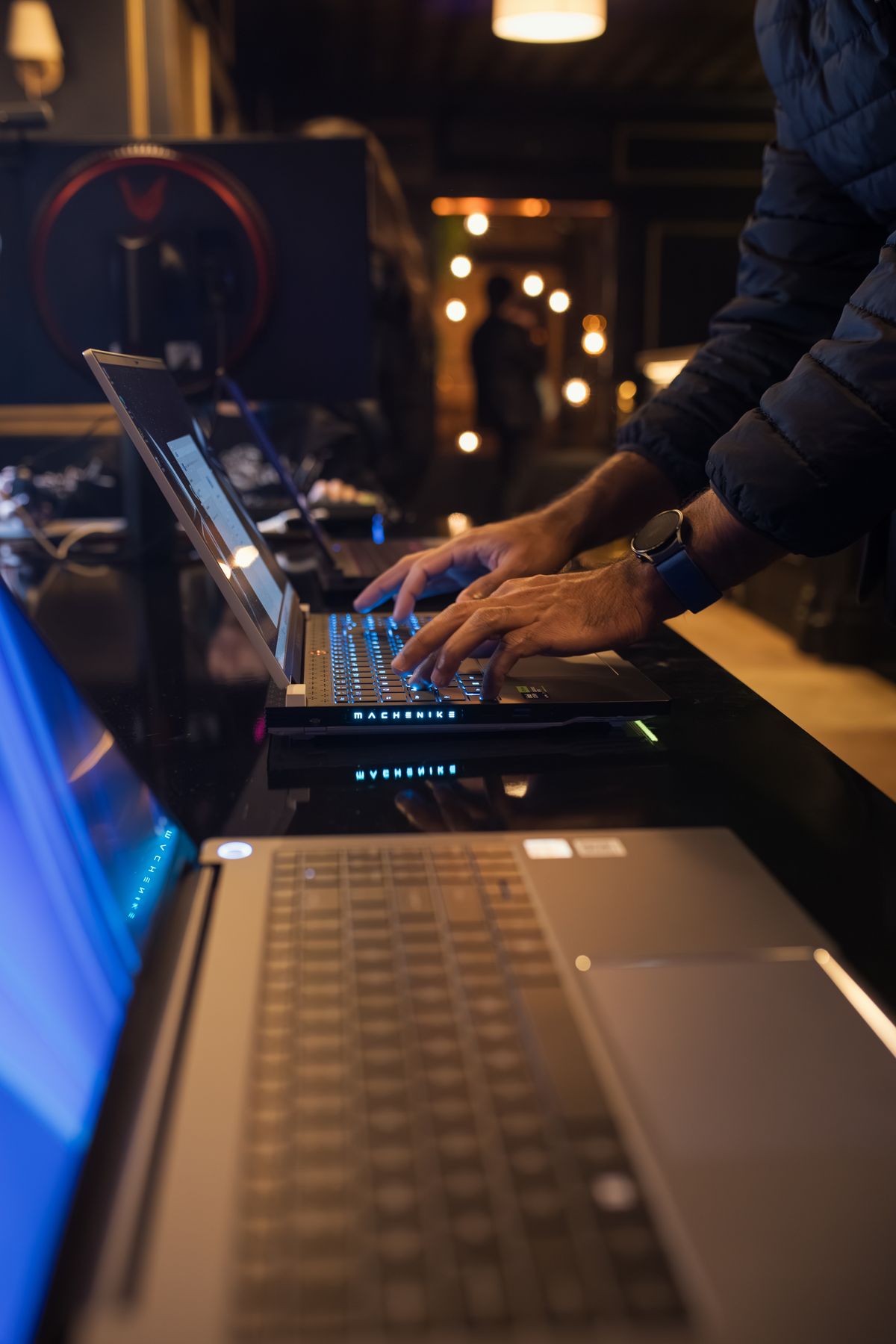 Laptop Dp Photos, Download The BEST Free Laptop Dp Stock Photos & HD Images