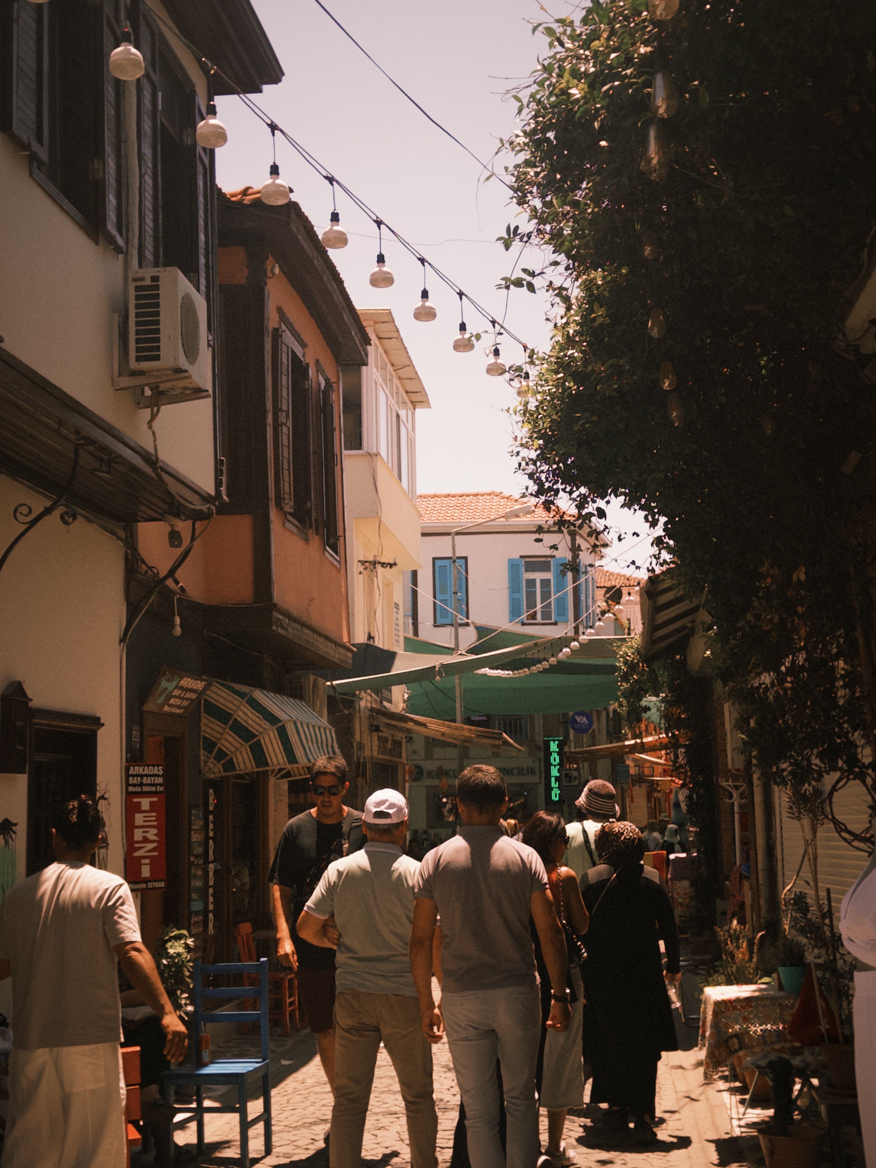Charming Street Scene in Historical Old Town · Free Stock Photo