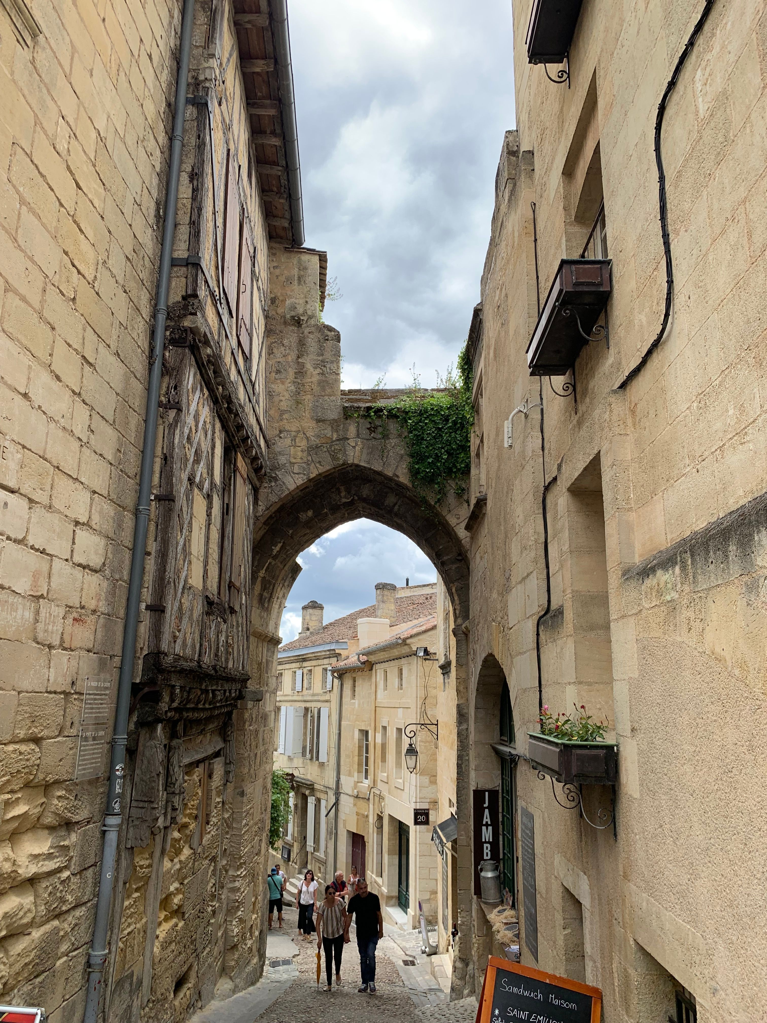 Historic Stone Archway in Saint-Émilion, France · Free Stock Photo