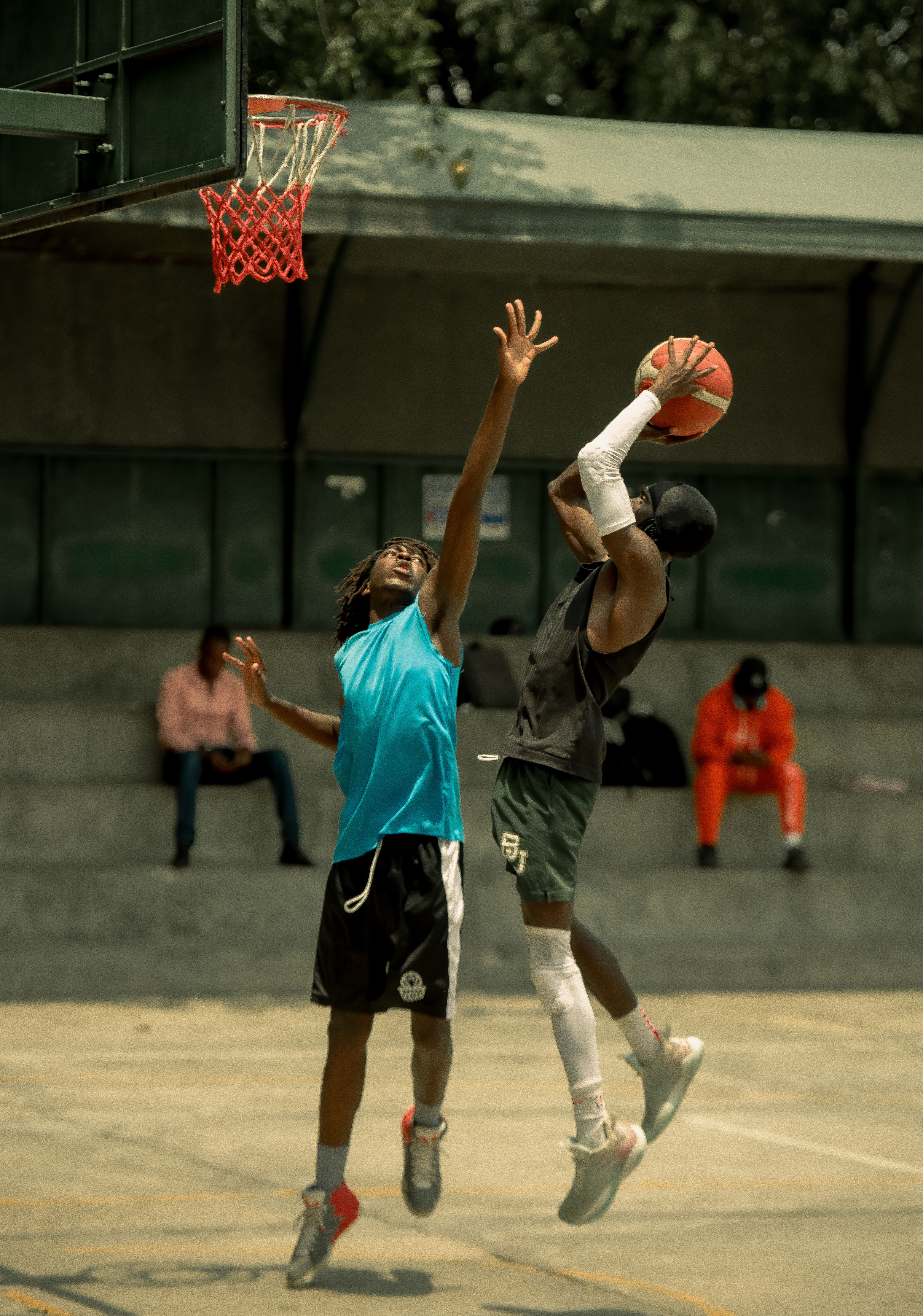 Dynamic Basketball Game Action Shot · Free Stock Photo