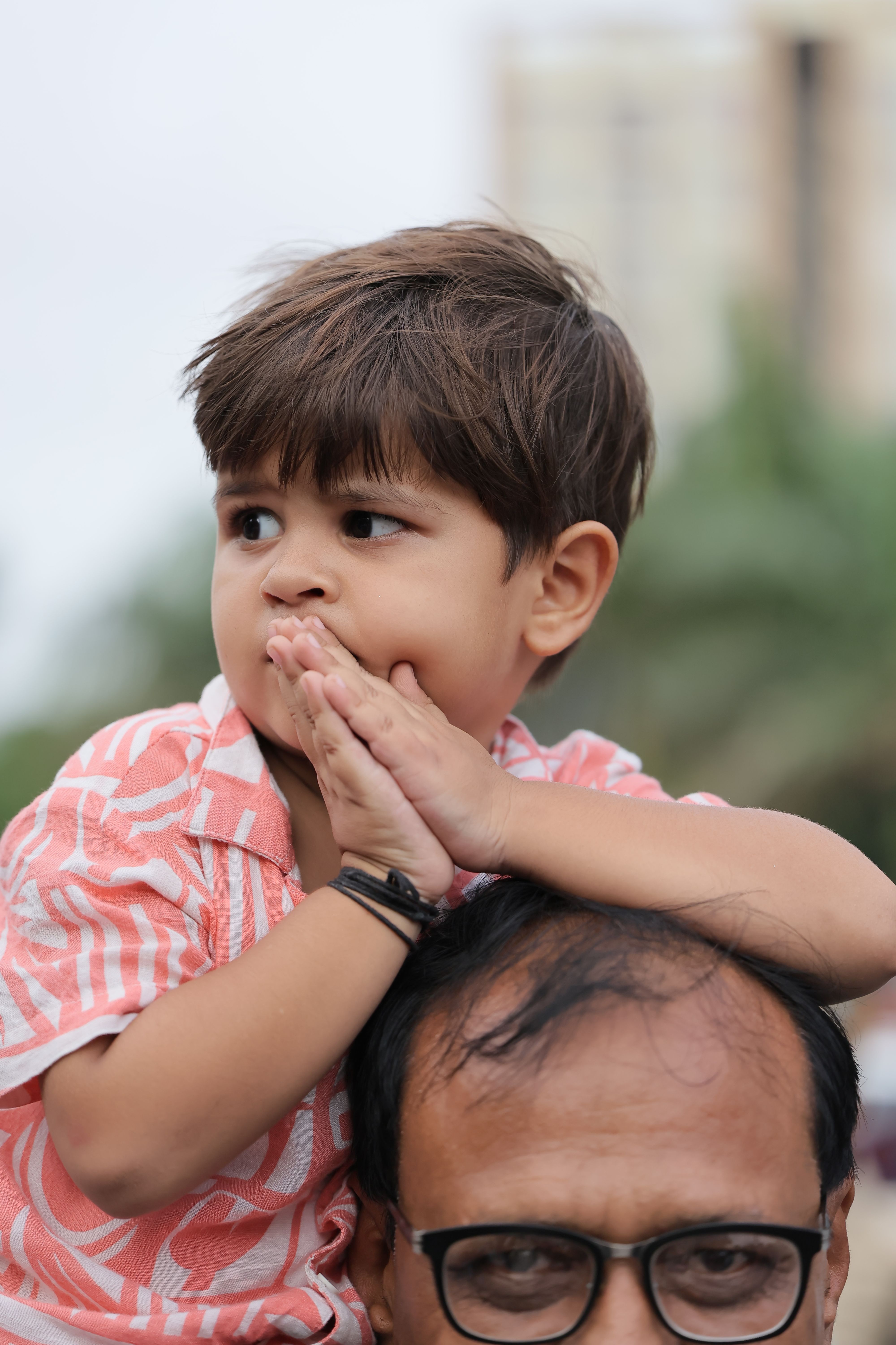 Dad Child On Shoulders Outdoors Photos, Download The BEST Free Dad ...