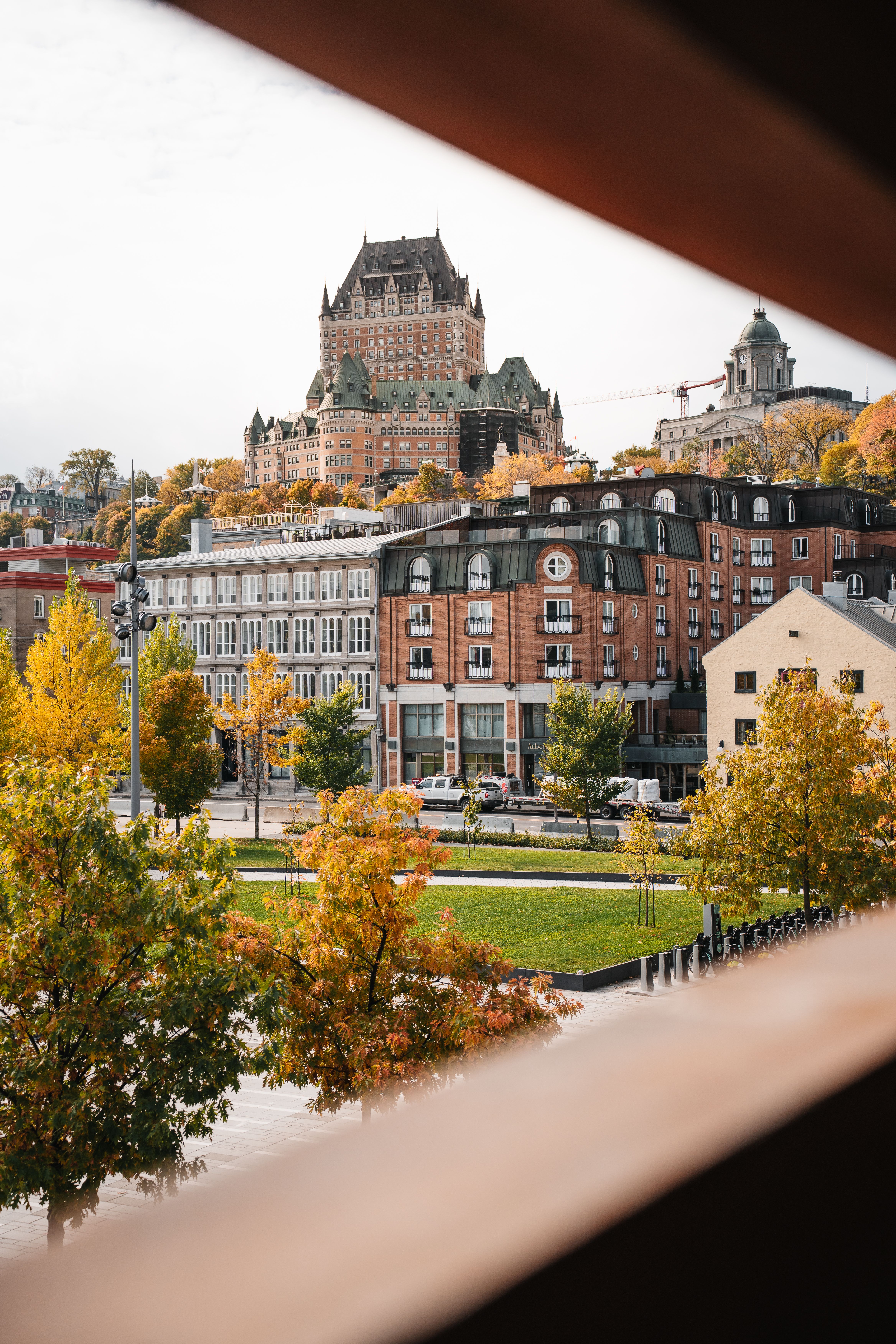 Charming Autumn View of Château Frontenac in Quebec City · Free Stock Photo