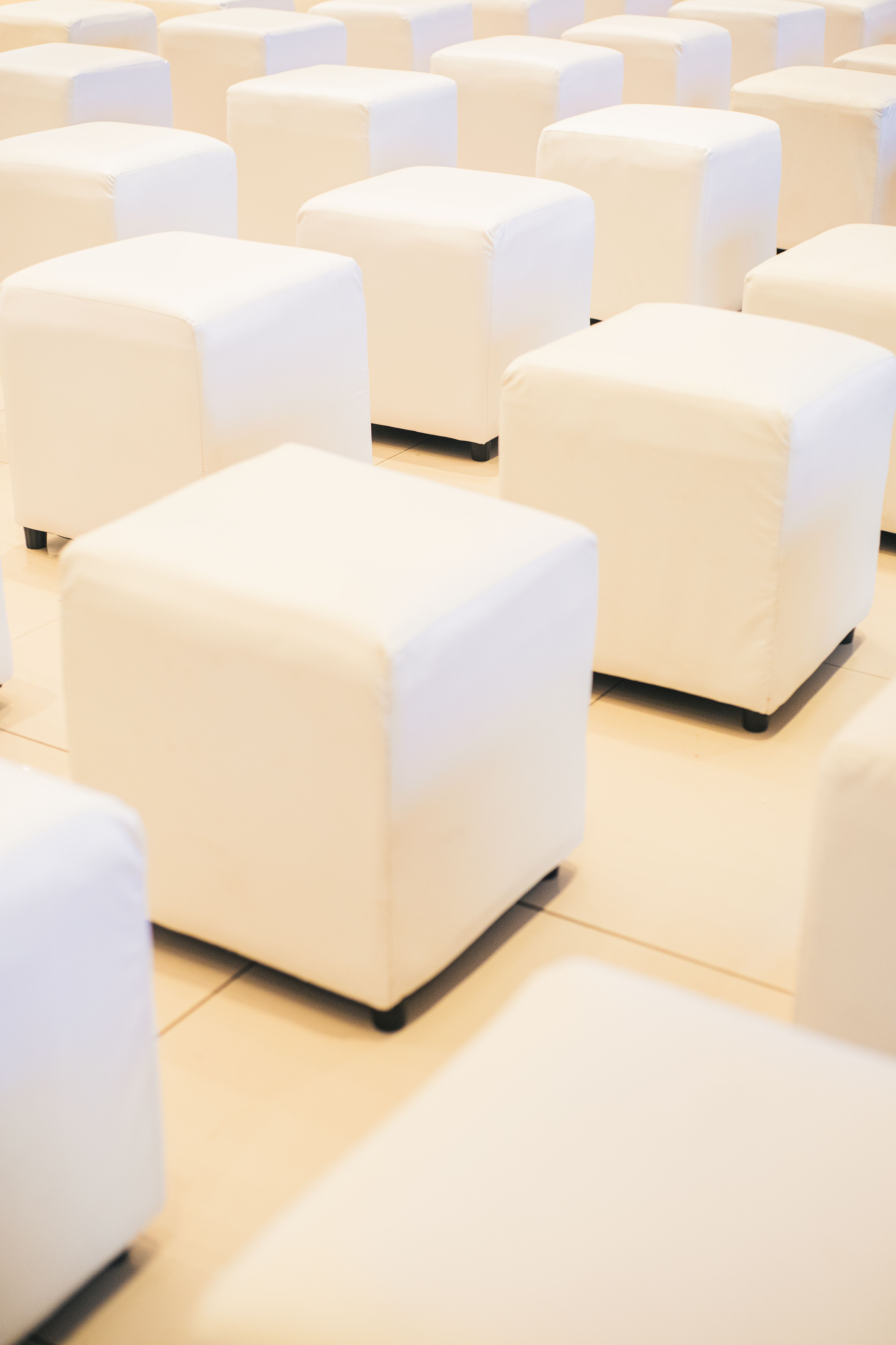Minimalist White Cube Seating Arrangement · Free Stock Photo
