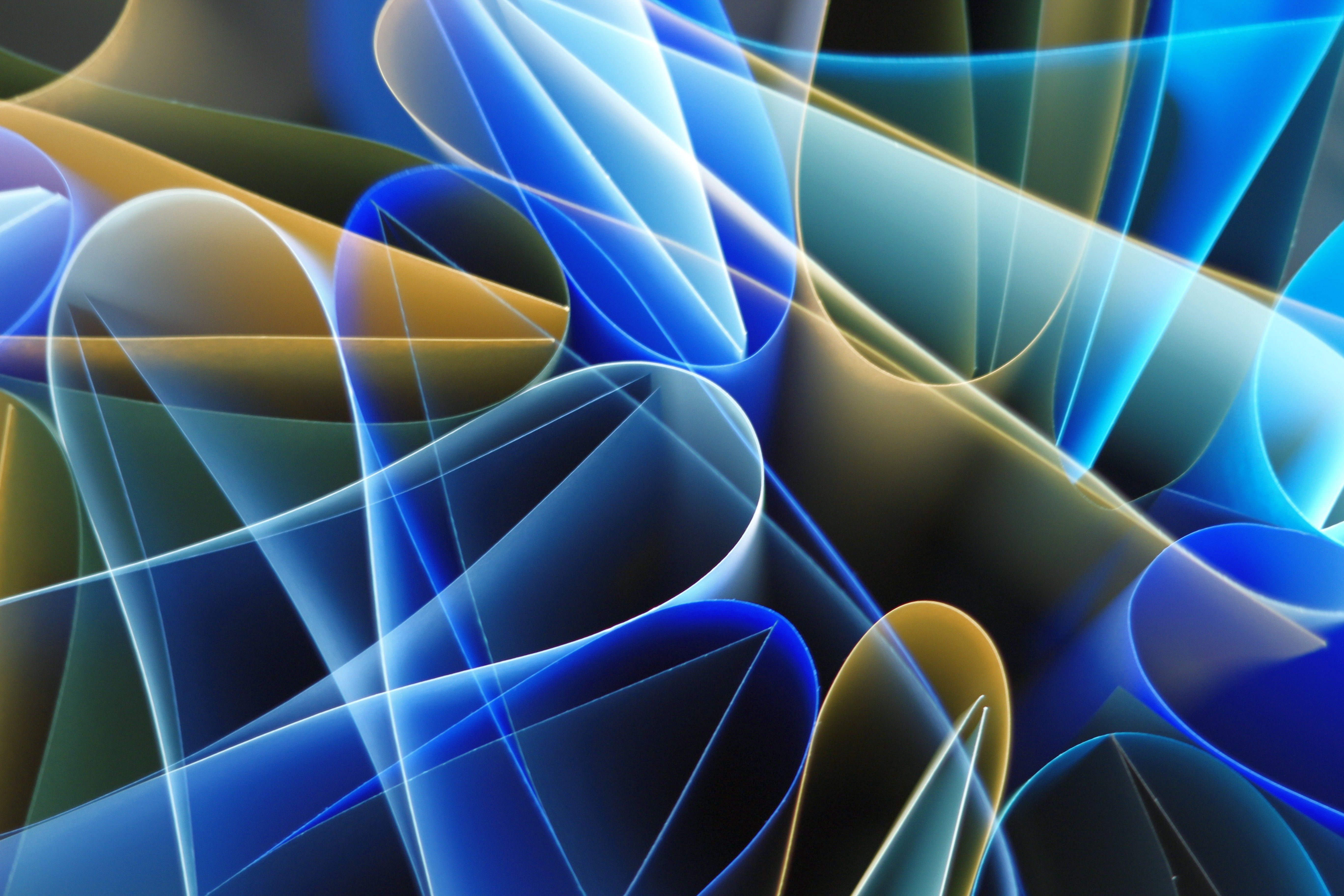 Abstract Light Waves in Vibrant Colors · Free Stock Photo