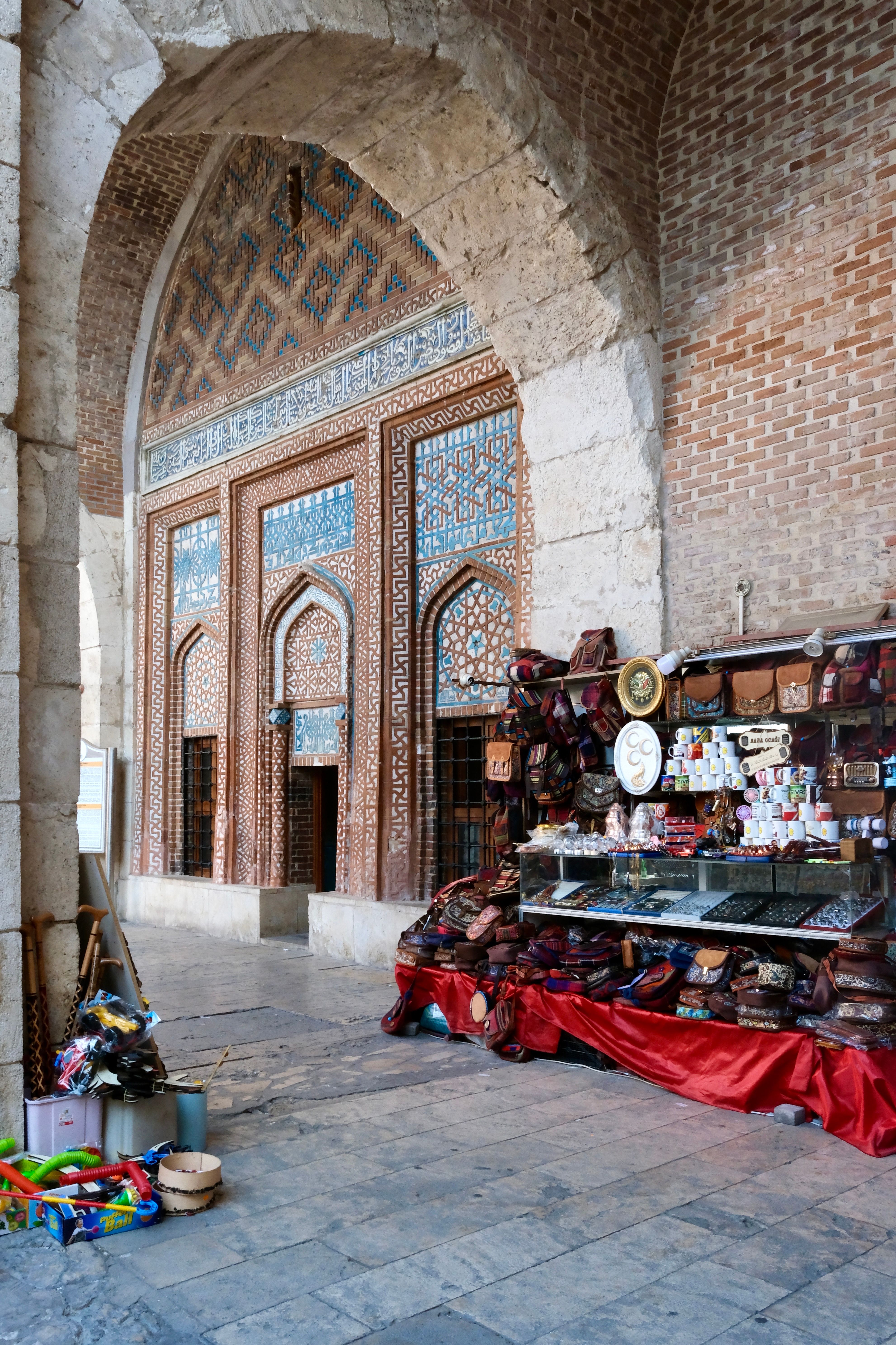 Traditional Market in Historical Mosque Courtyard · Free Stock Photo