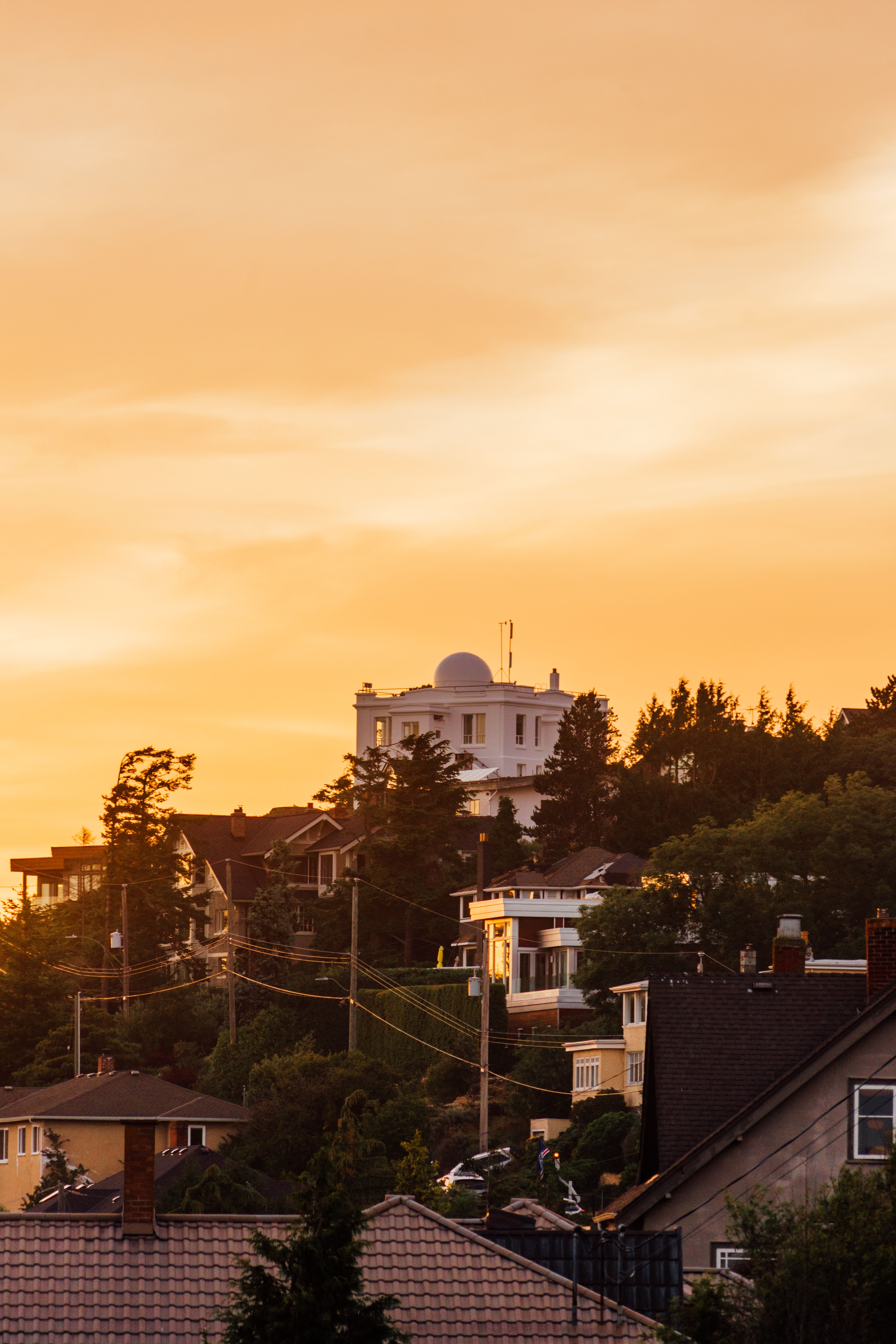 Stunning Sunset Over Victoria, BC Neighborhood · Free Stock Photo