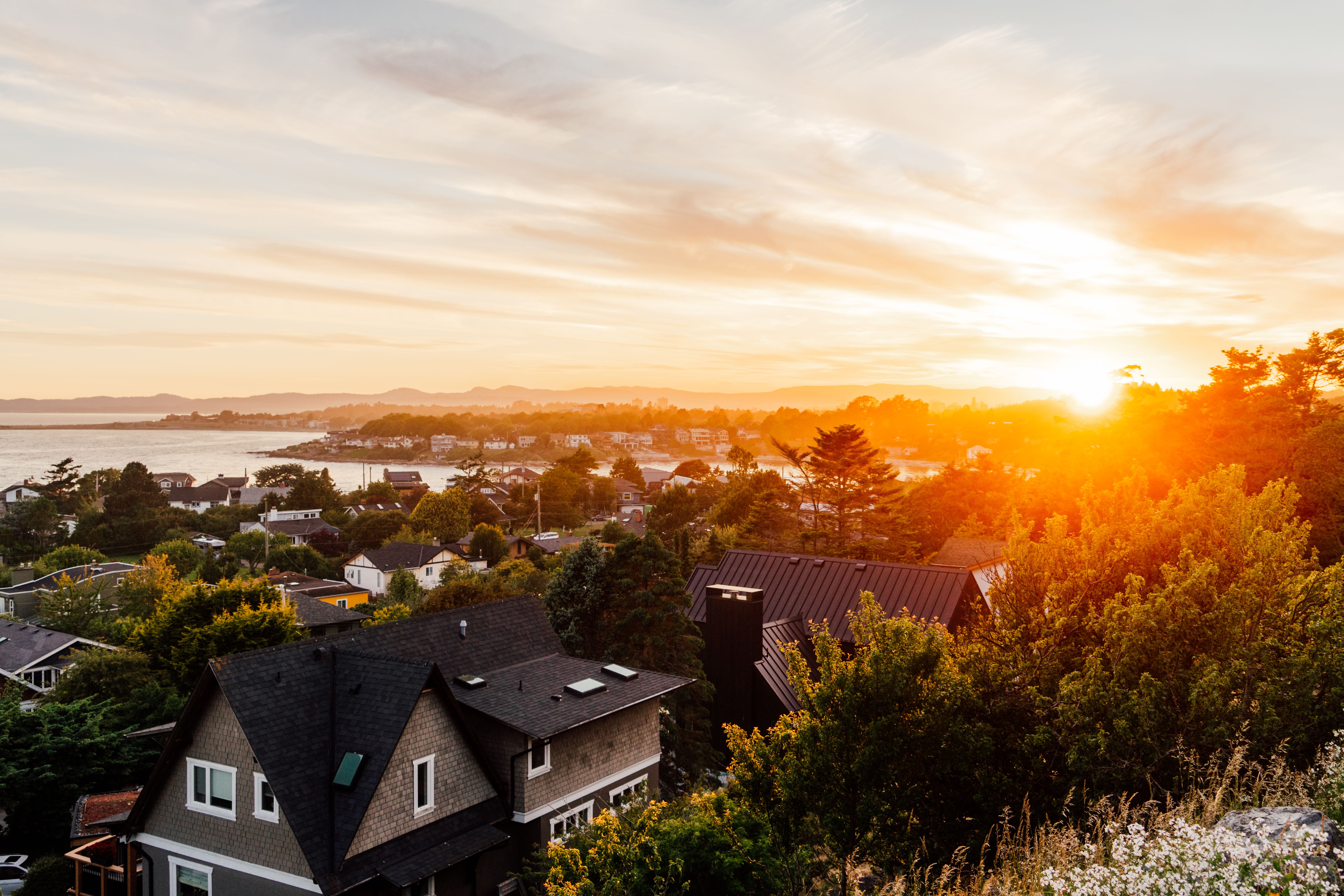 Scenic Sunset Over Victoria, BC Neighborhood · Free Stock Photo