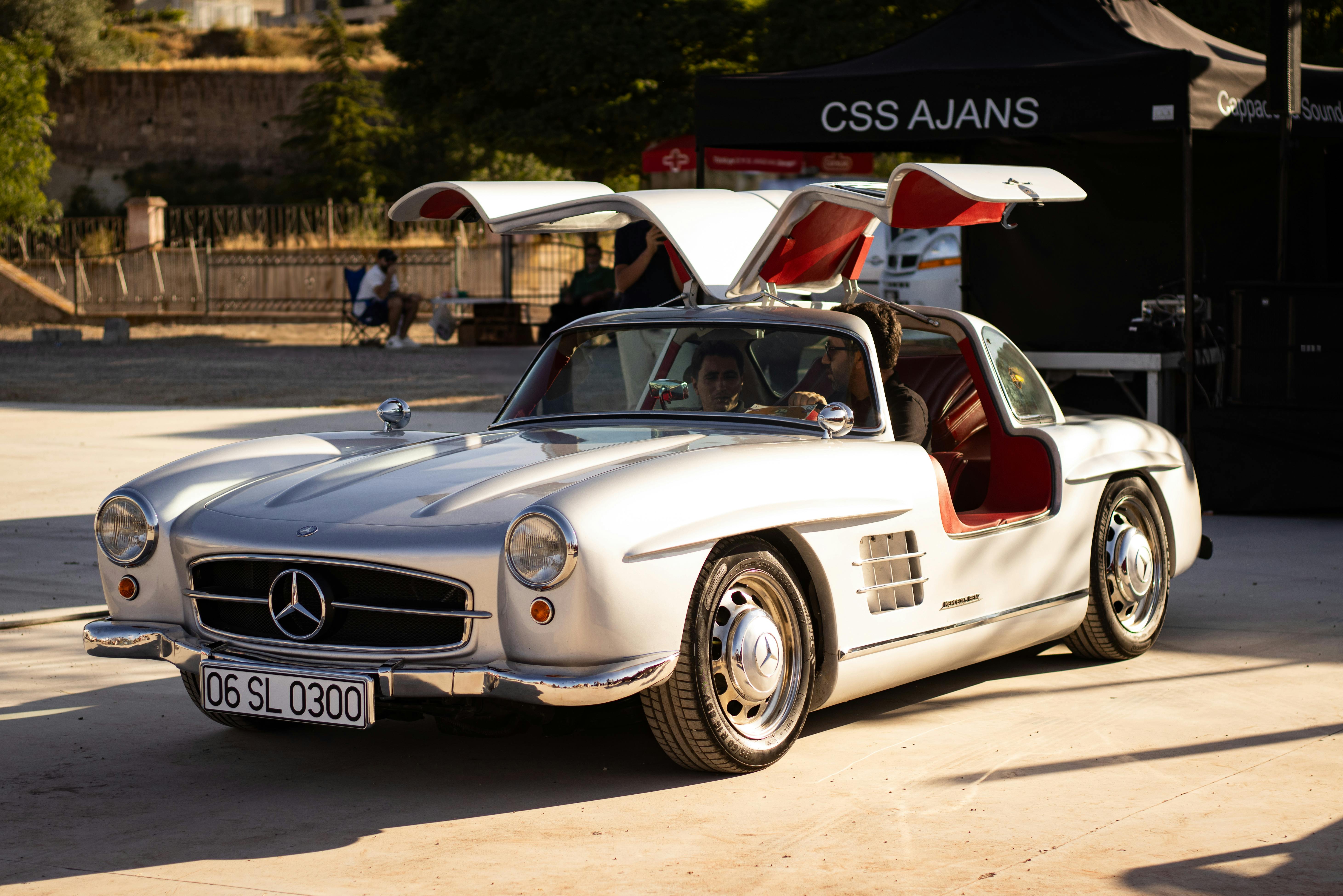 Classic Mercedes-Benz 300SL with Gullwing Doors · Free Stock Photo