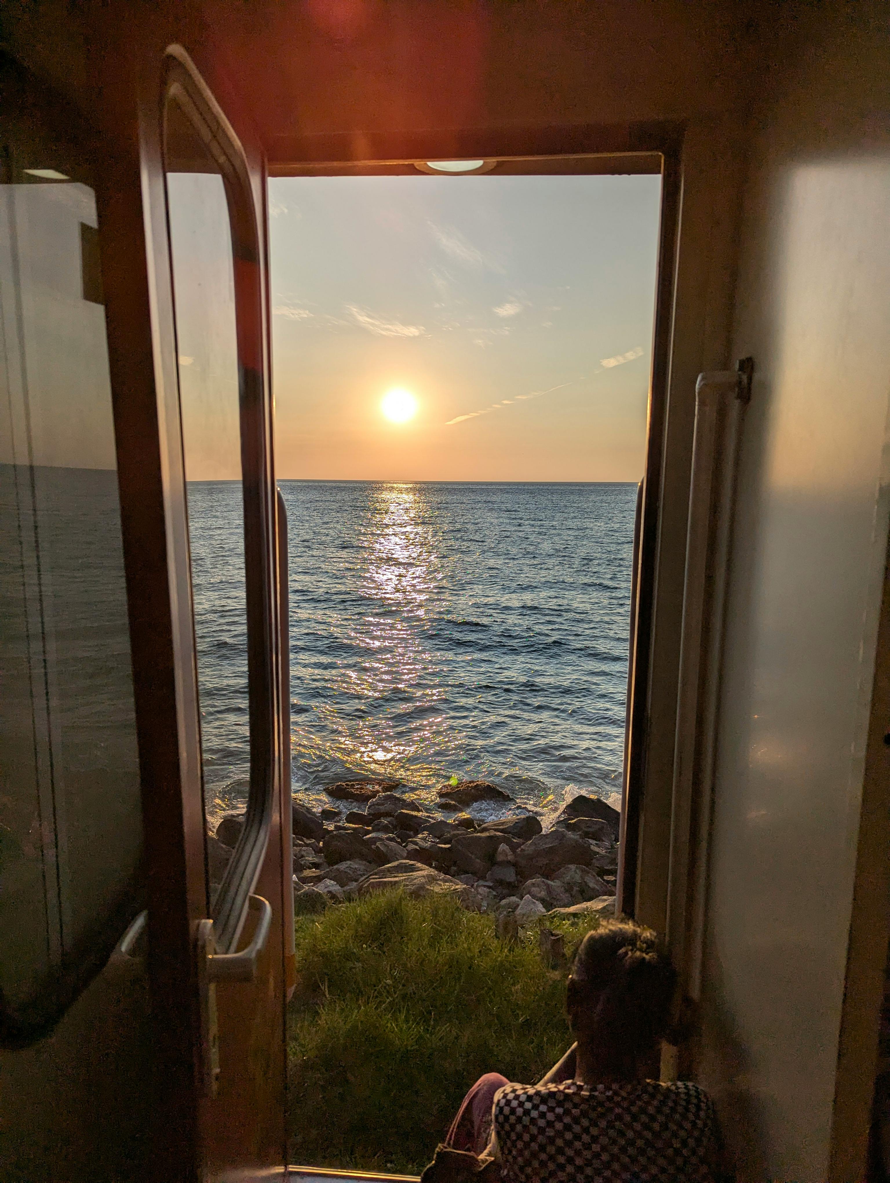 Train Sunset Photos, Download The BEST Free Train Sunset Stock Photos ...