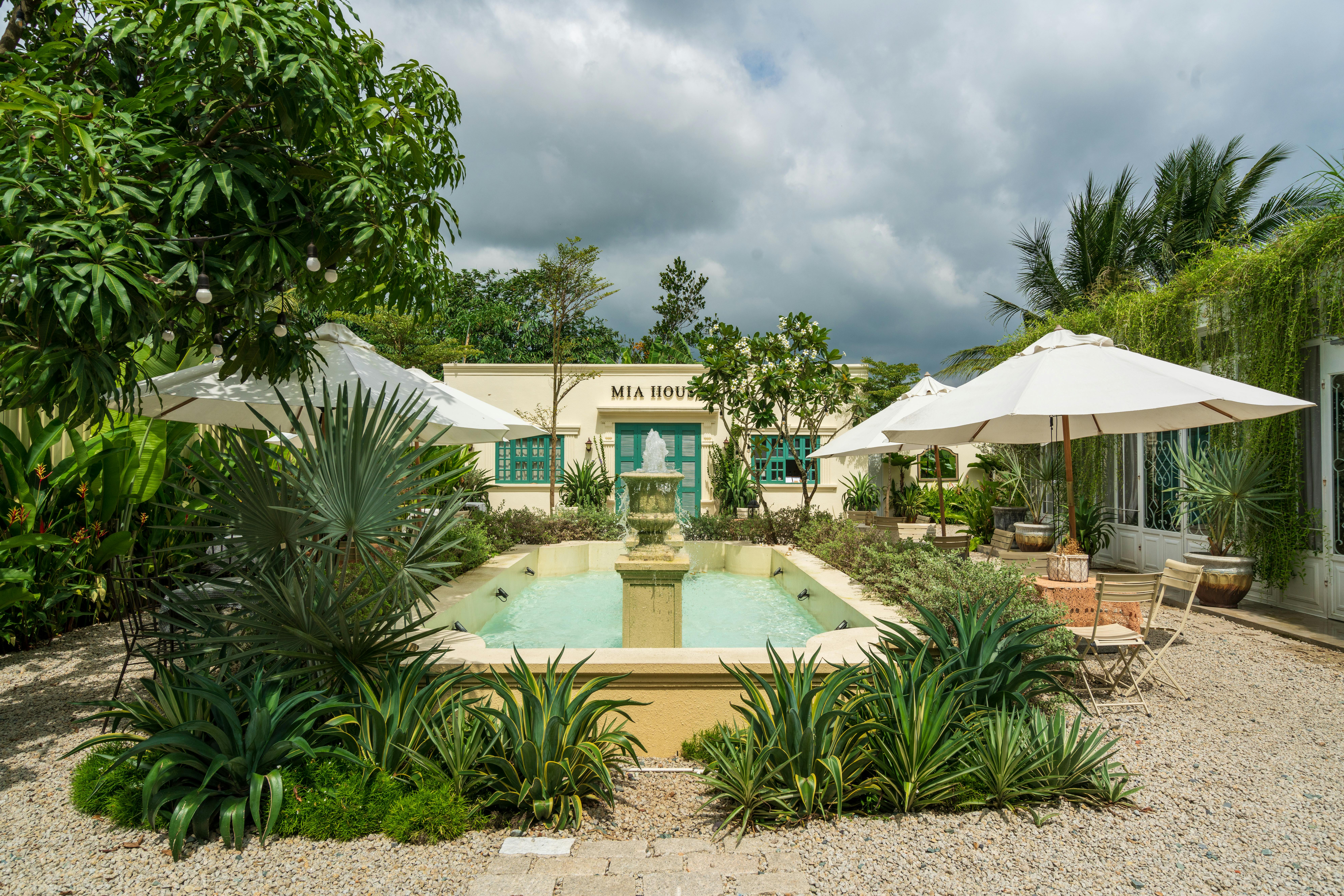 Mia House Photos, Download The BEST Free Mia House Stock Photos & HD Images