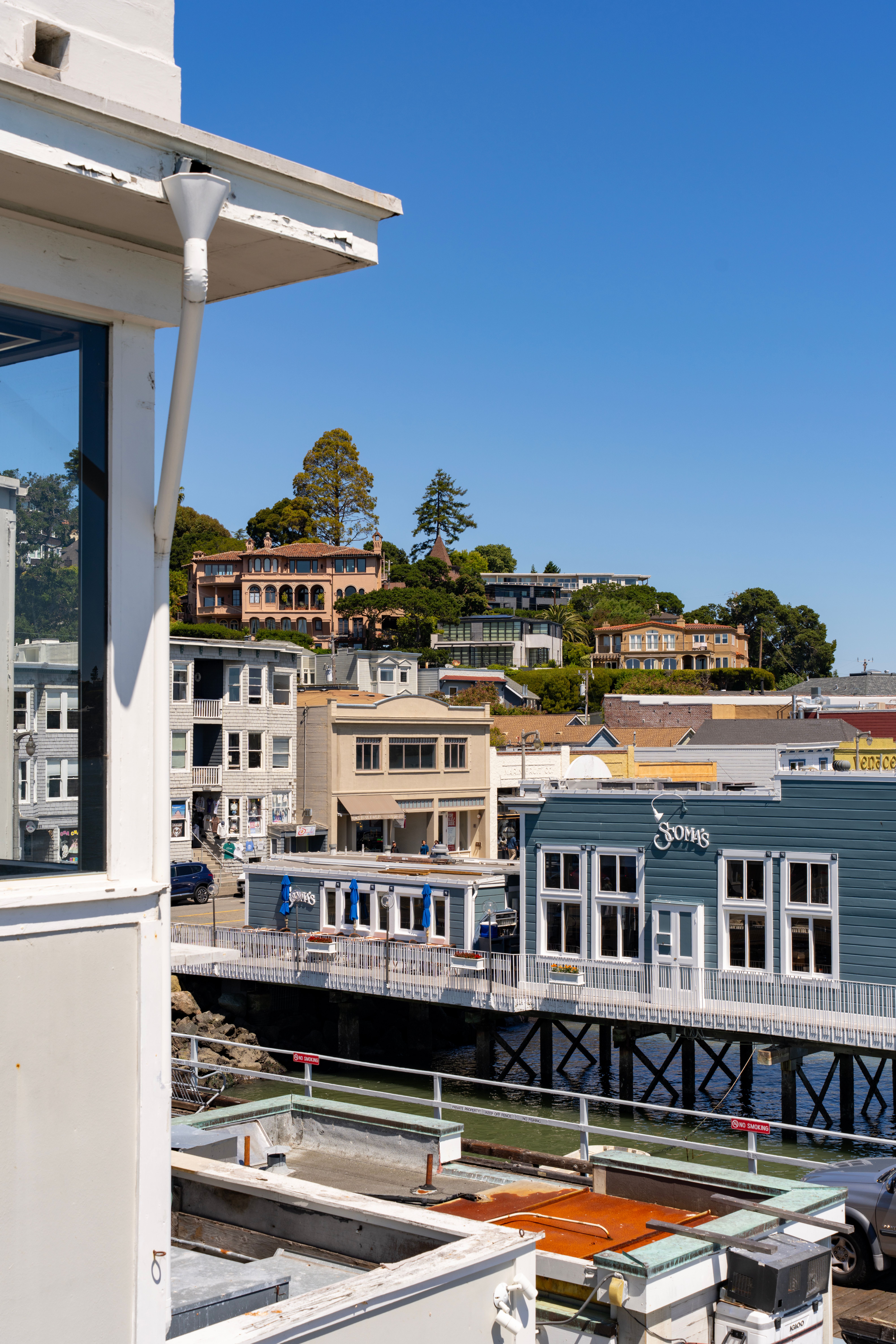 Picturesque View of Sausalito Waterfront Architecture · Free Stock Photo