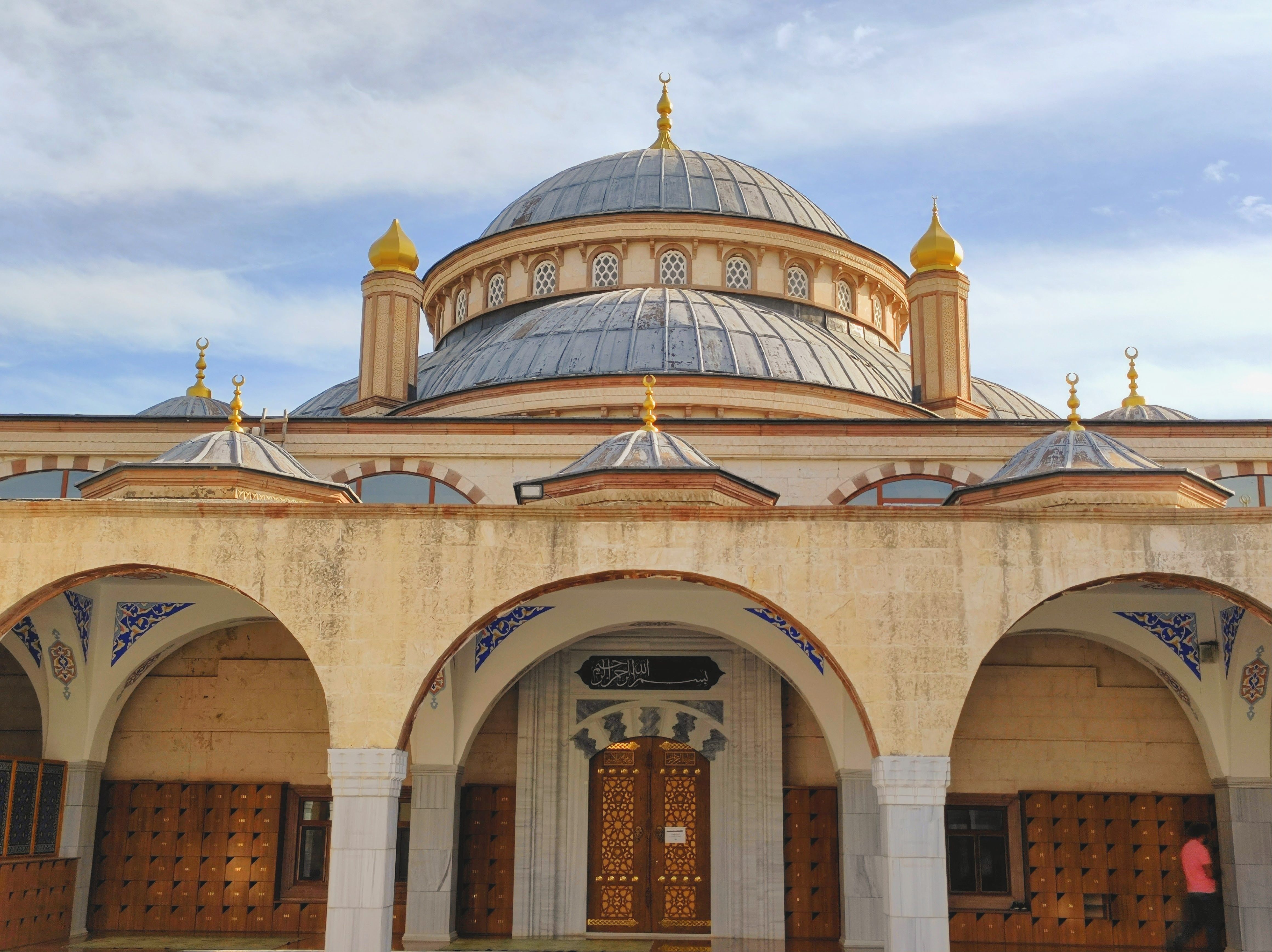 Ornate Mosque Architecture in Adıyaman, Türkiye · Free Stock Photo