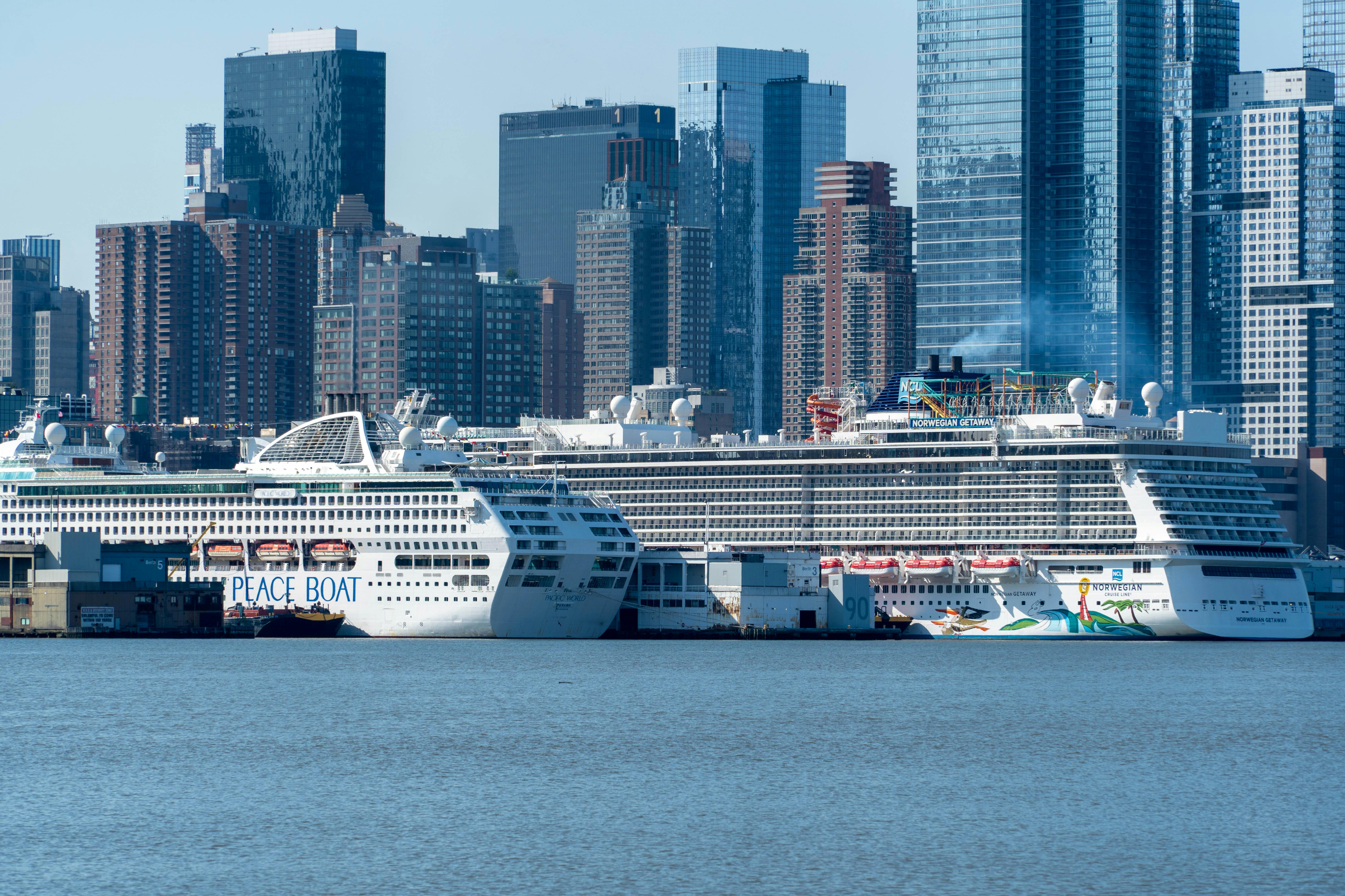 Ncl Cruise Ships Photos, Download The BEST Free Ncl Cruise Ships Stock ...