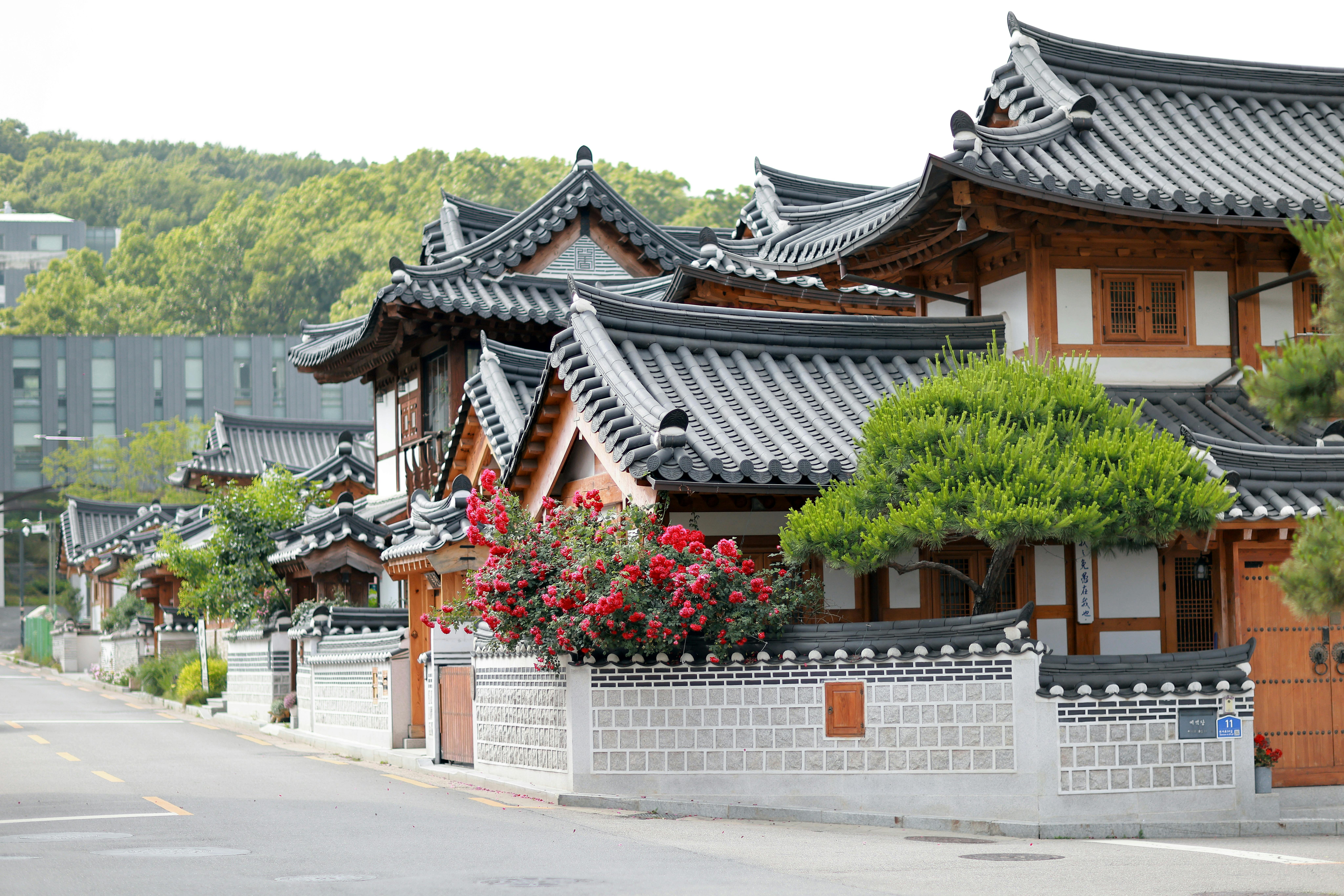 Traditional Hanok Houses in Seoul's Bukchon Village · Free Stock Photo
