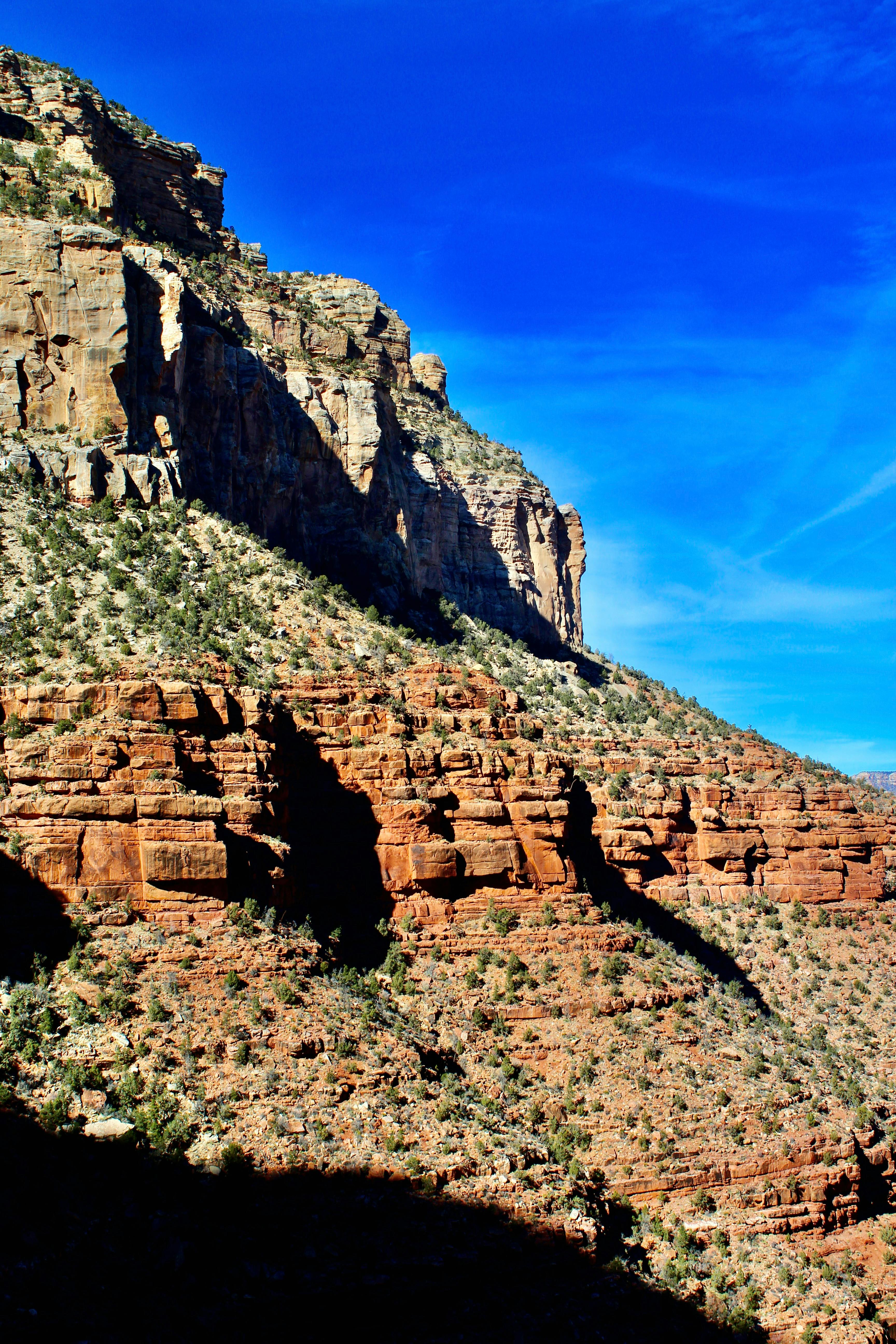 Stunning View of Red Rock Canyon Cliffs · Free Stock Photo