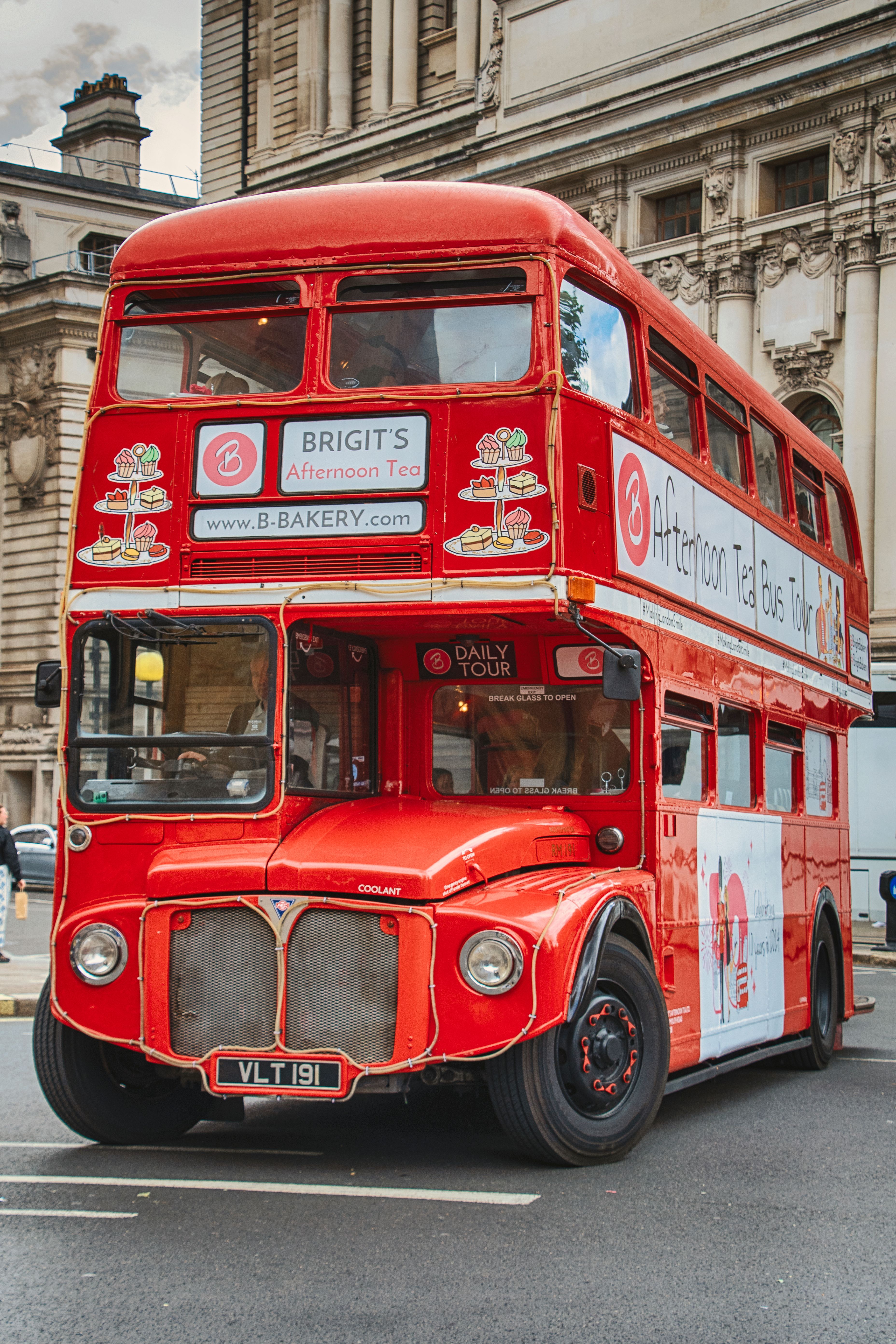 Iconic Red Double-Decker Bus in London · Free Stock Photo