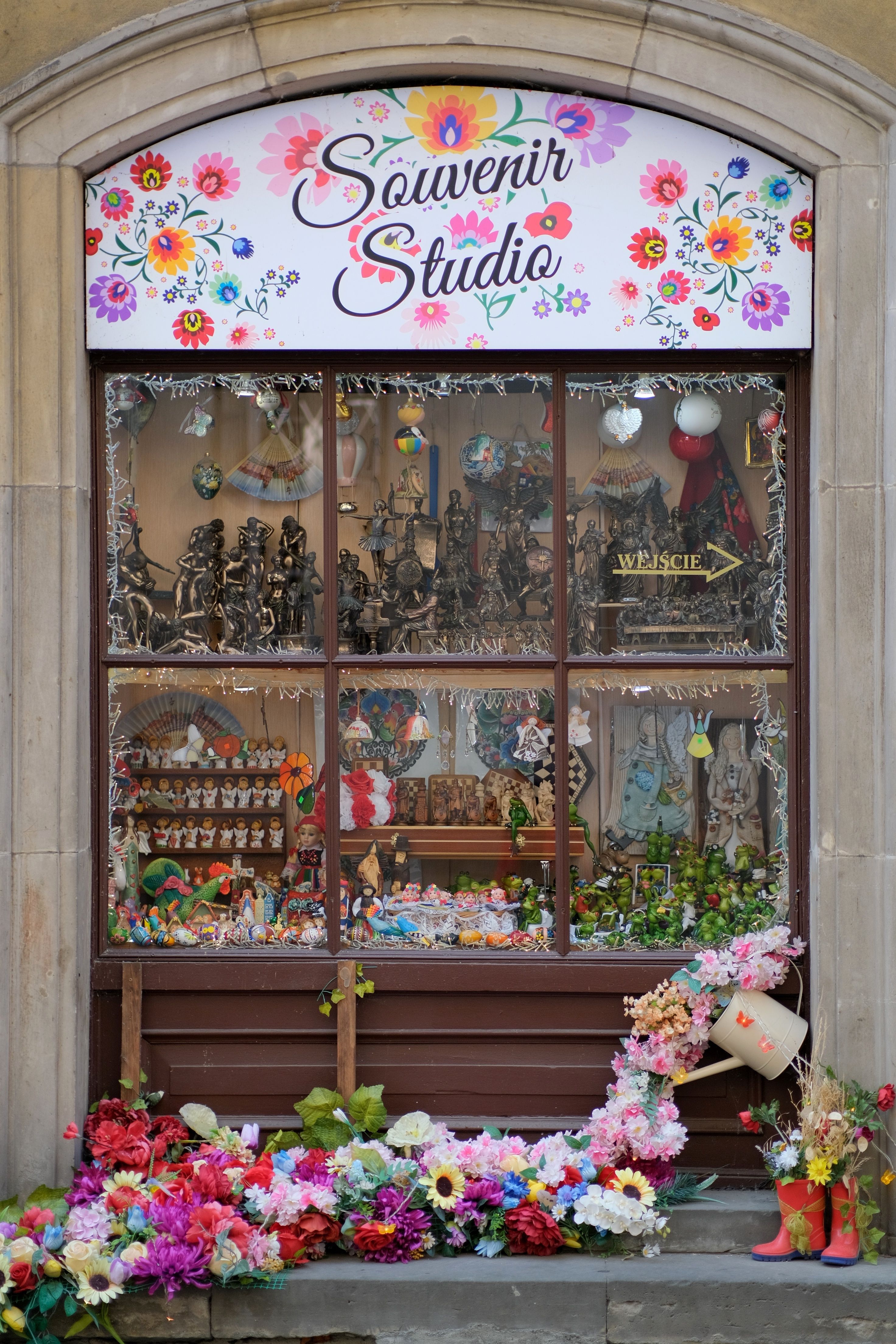 Charming Souvenir Studio Window Display · Free Stock Photo