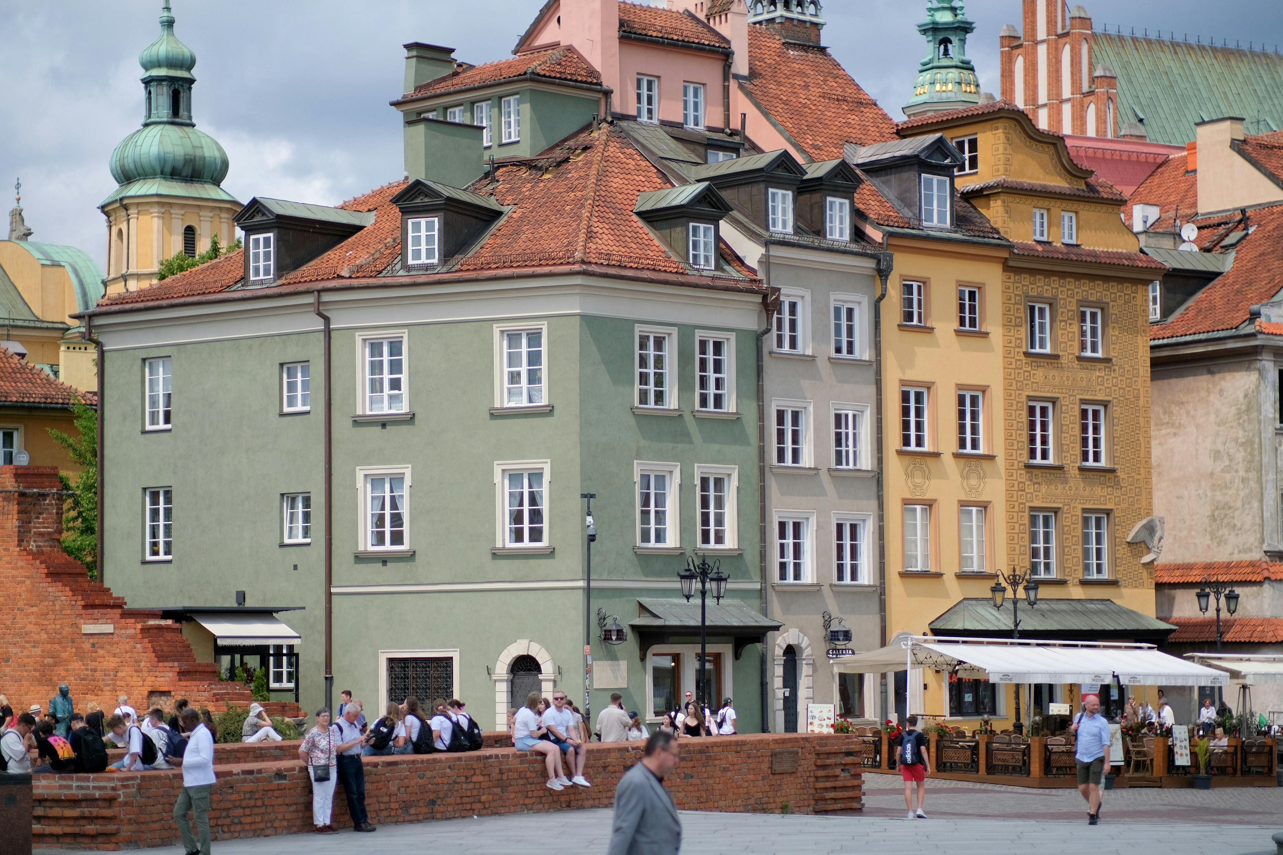 Colorful Historic Buildings in Warsaw's Old Town Square · Free Stock Photo