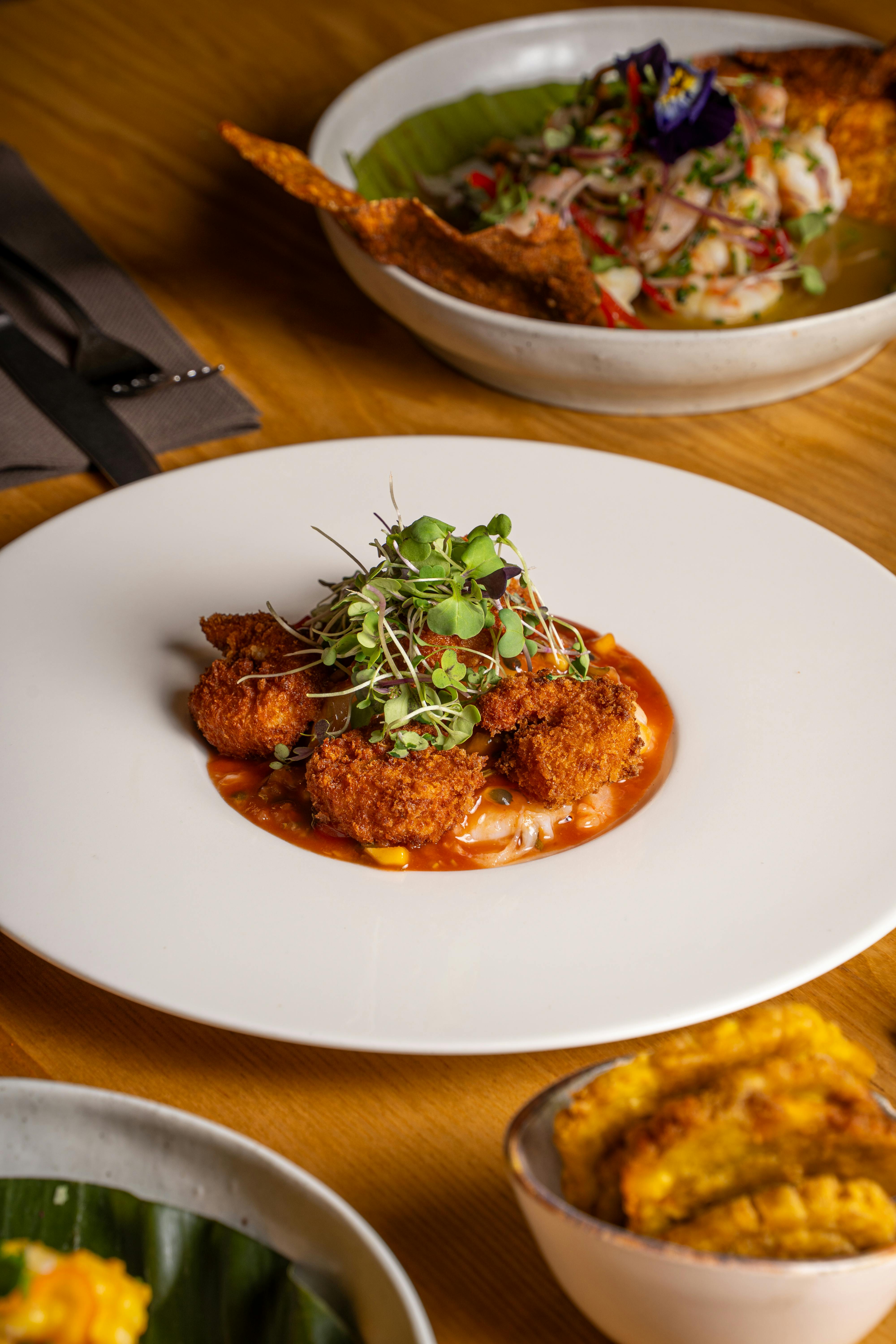 Camarão Gourmet Com Microgreens · Foto profissional gratuita