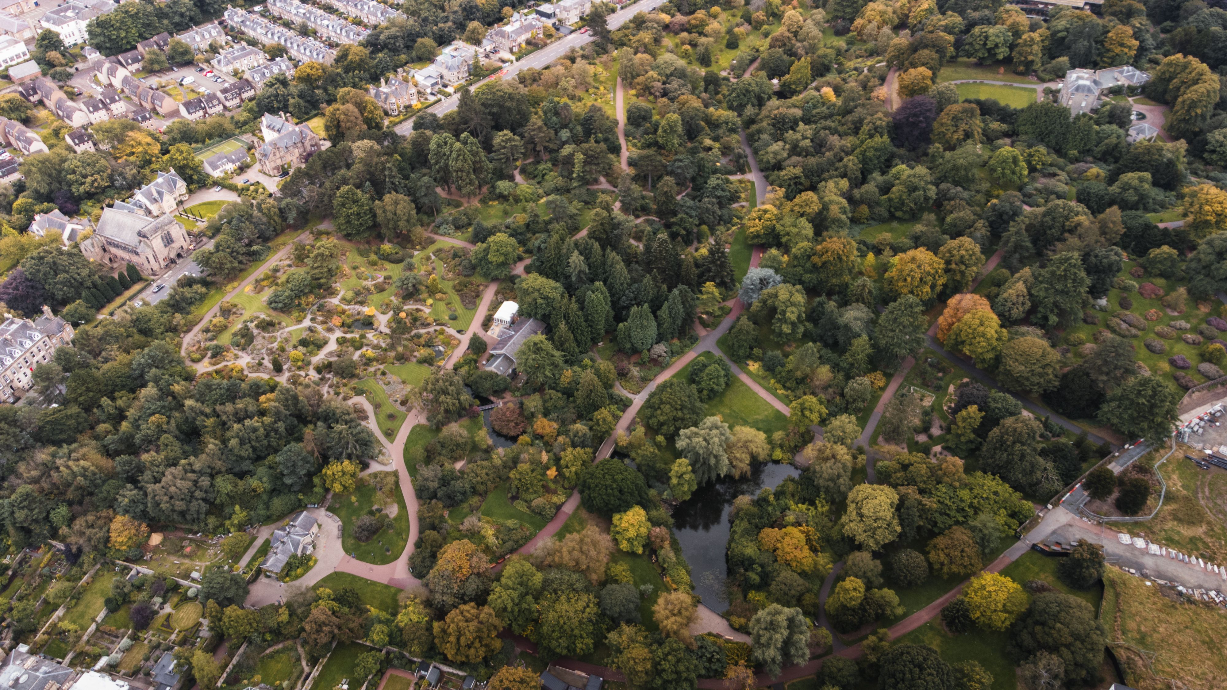 Aerial View of Royal Botanic Garden in Edinburgh · Free Stock Photo