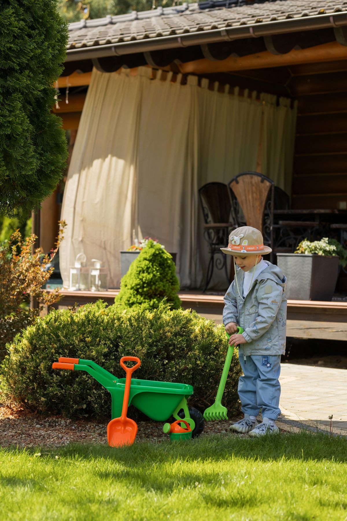 Children Playing Outside Photos, Download The BEST Free Children ...