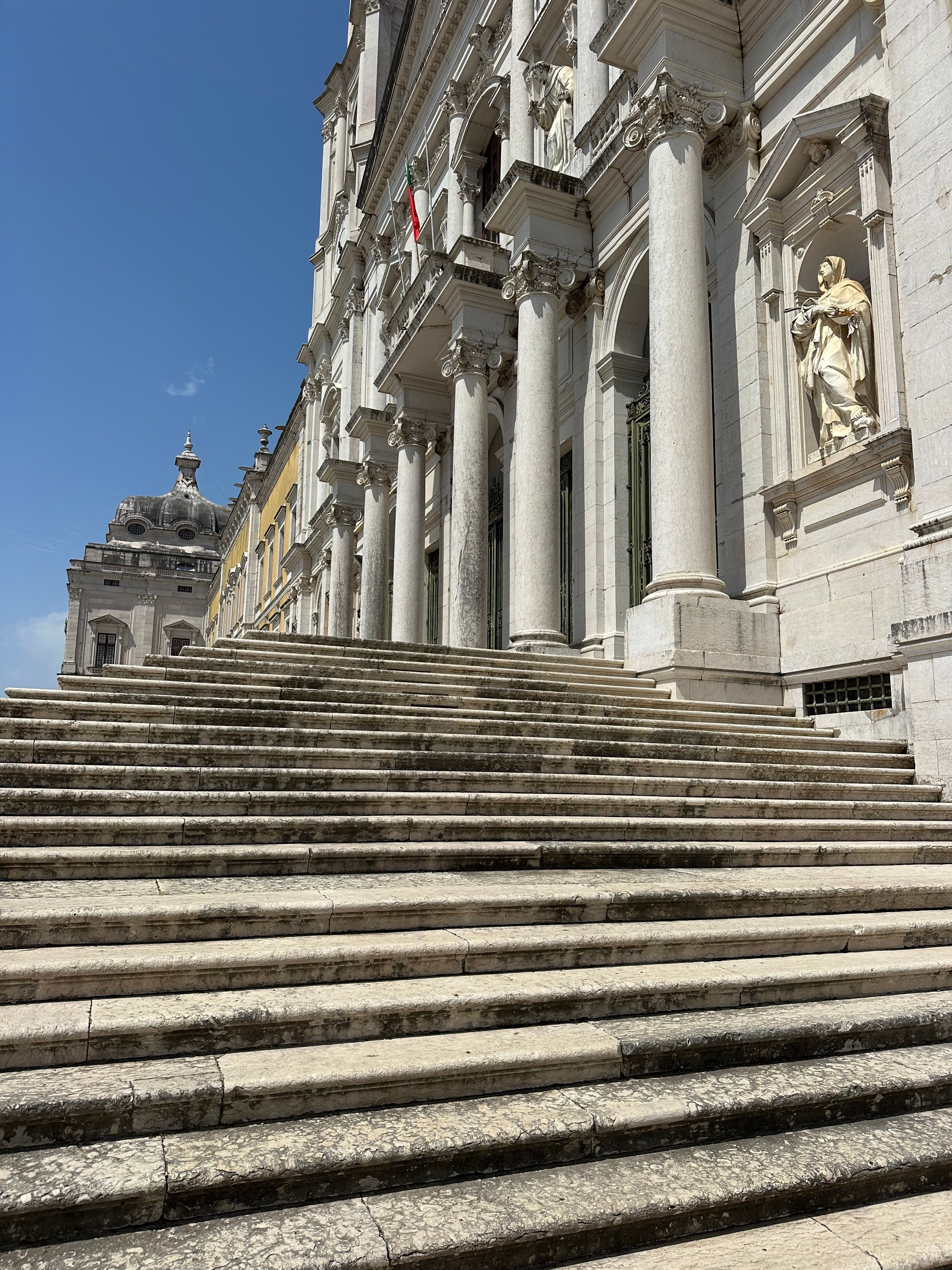 Sunny Day at Mafra National Palace Steps · Free Stock Photo