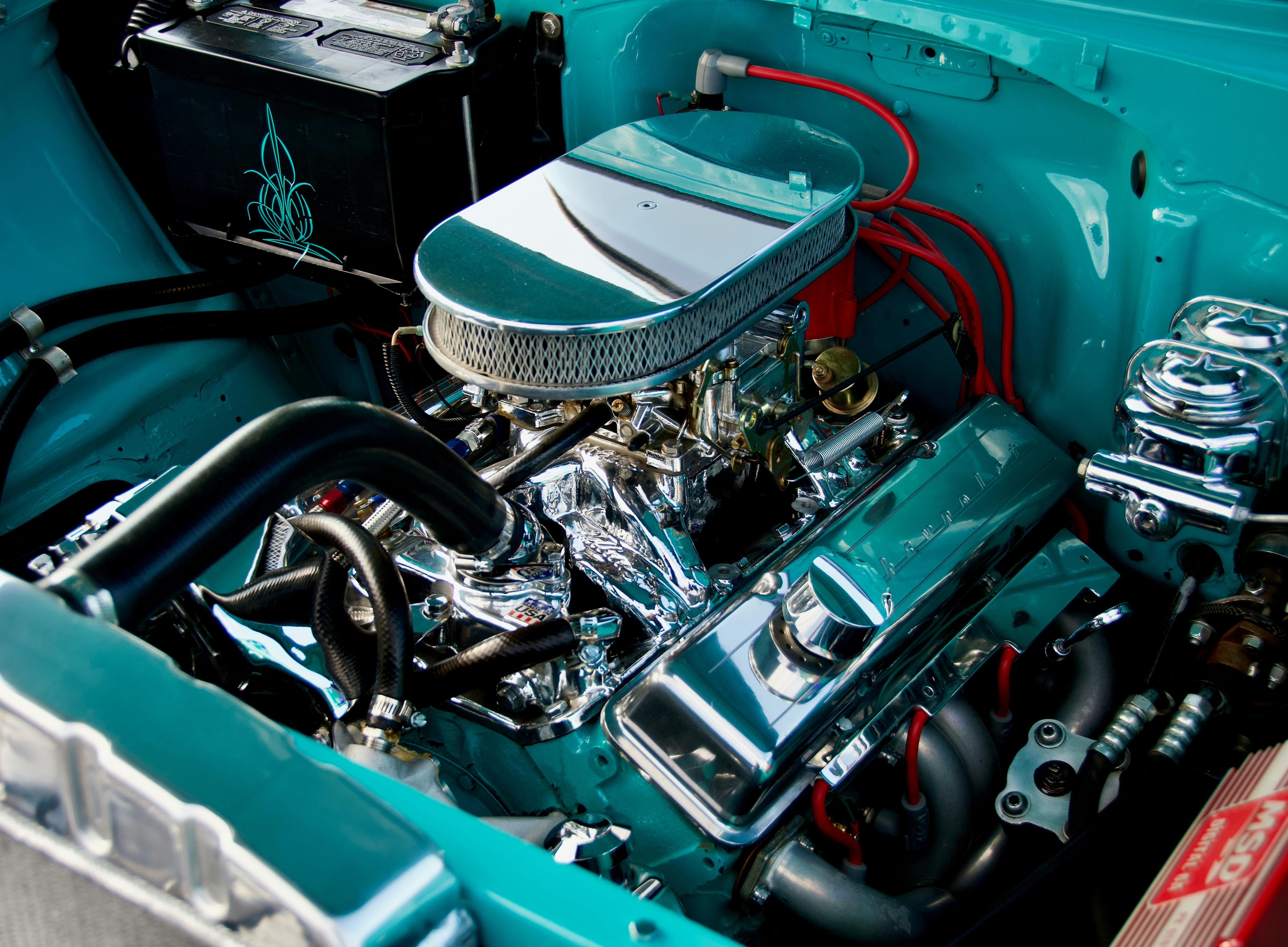 Shiny Classic Car Engine in Vintage Vehicle · Free Stock Photo