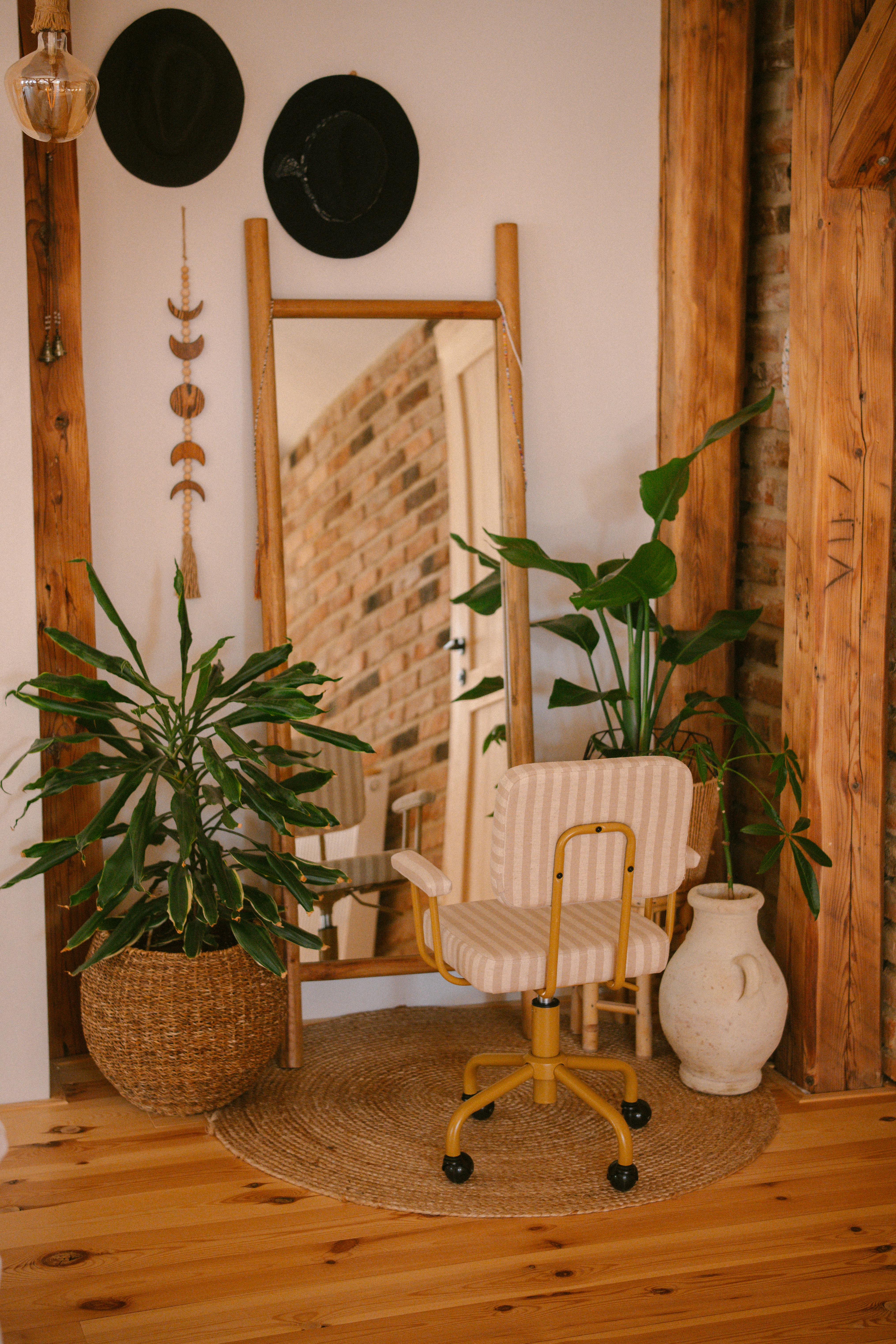 Room Decor Photos, Download The BEST Free Room Decor Stock Photos & HD ...