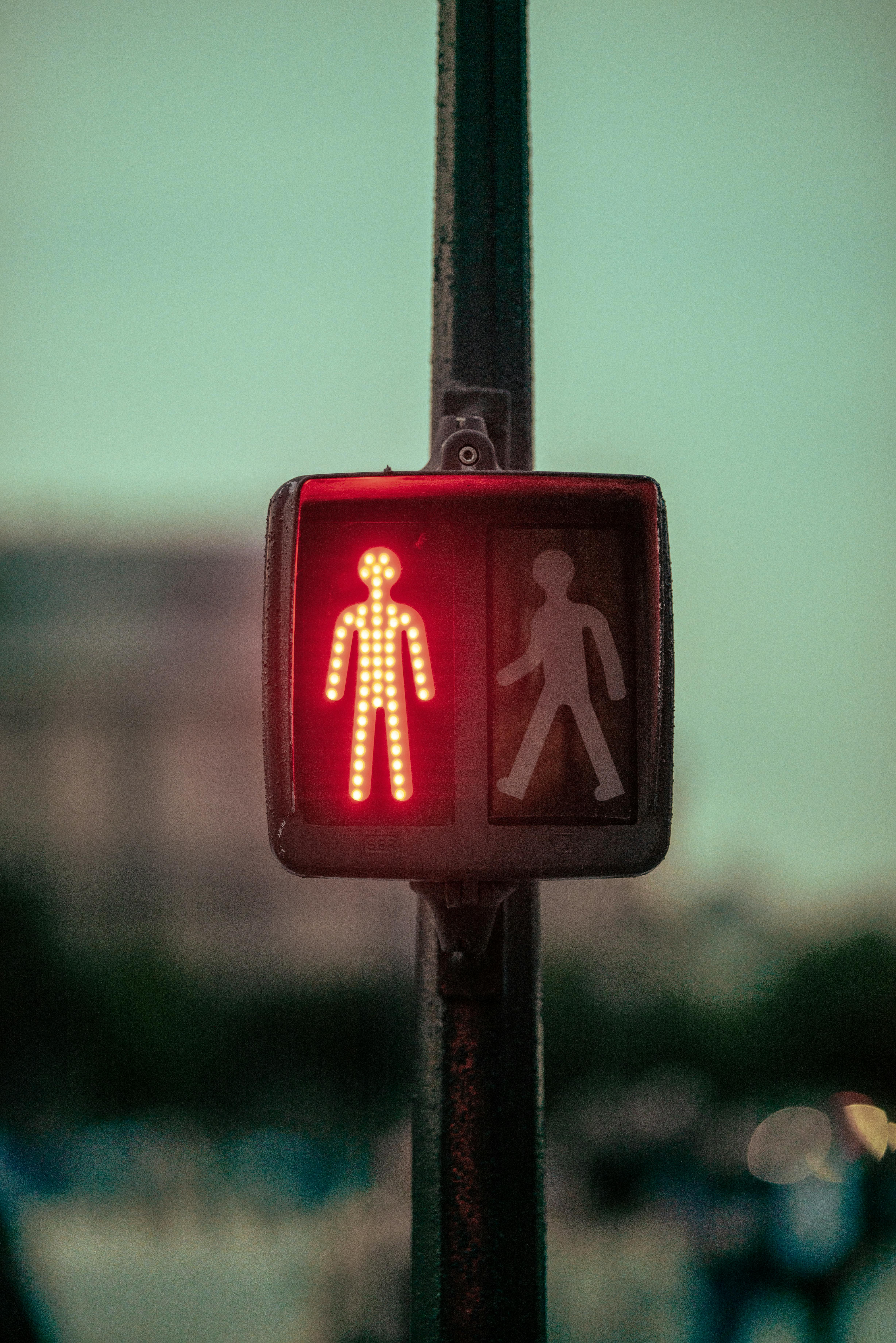 Close-up Photo of Traffic Light Display · Free Stock Photo